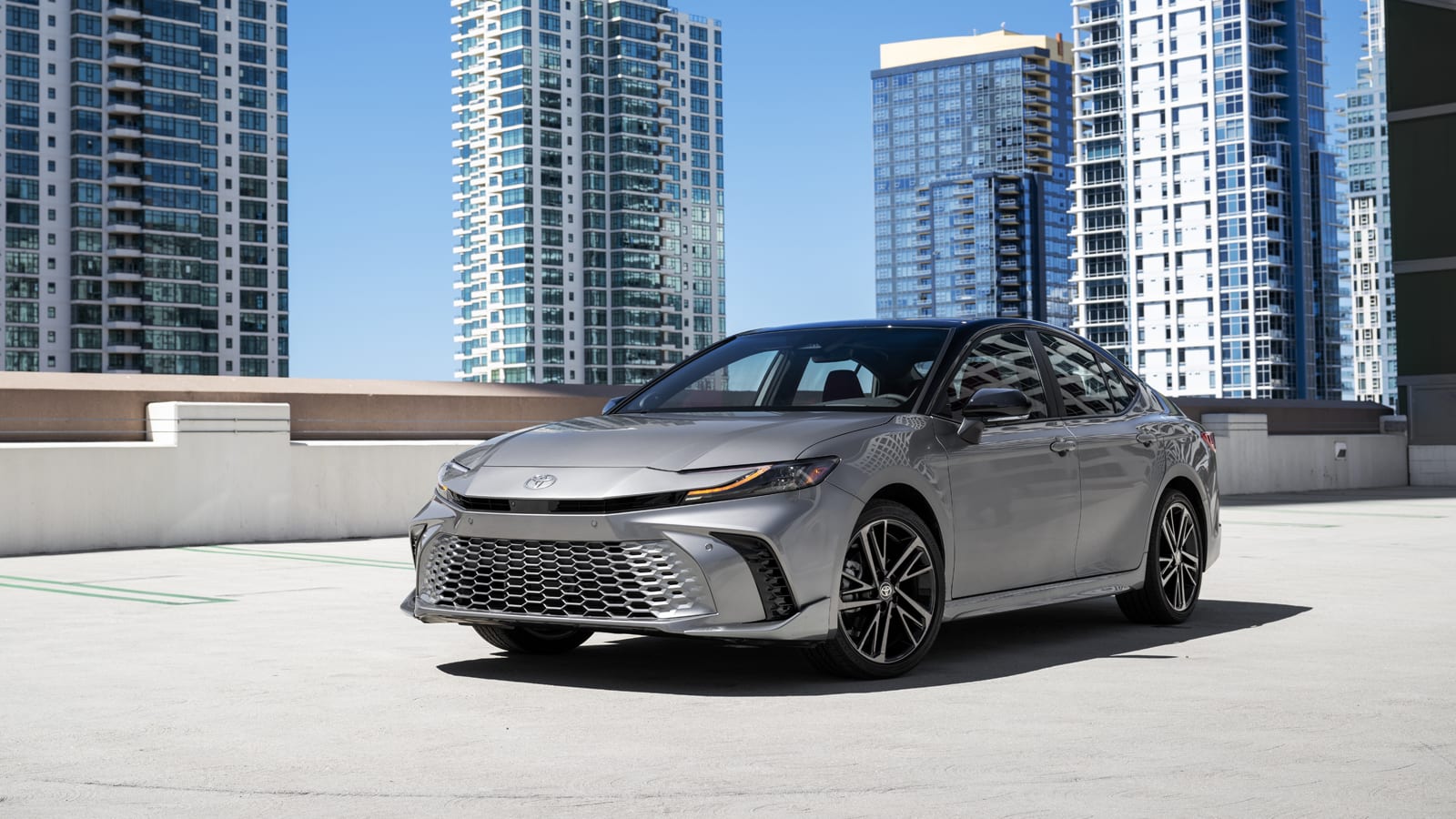 2025 Toyota Camry: The new generation challenges the midsize sedan ...