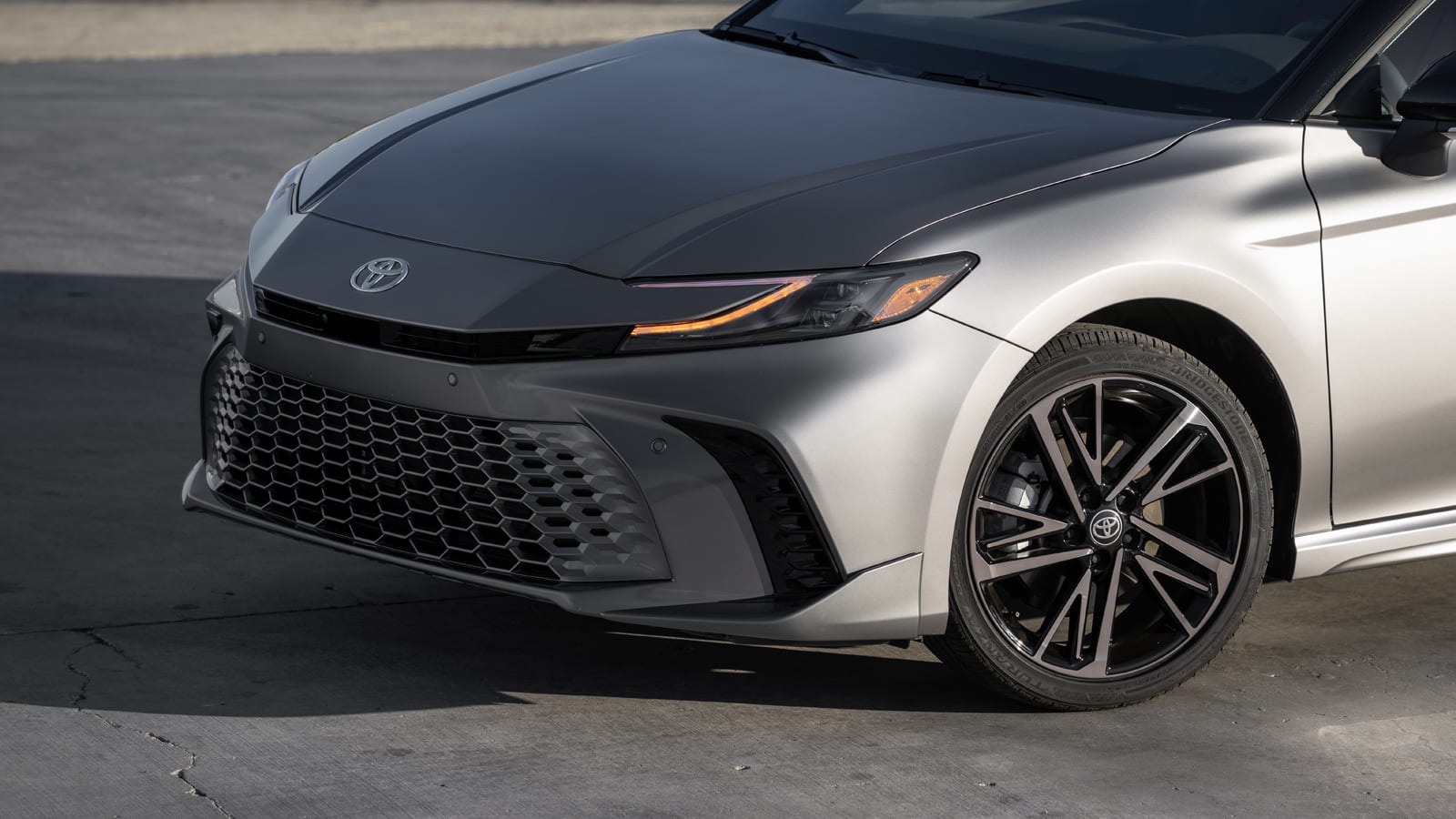 2025 Toyota Camry Review: All-hybrid family sedan still a winner - Autoblog