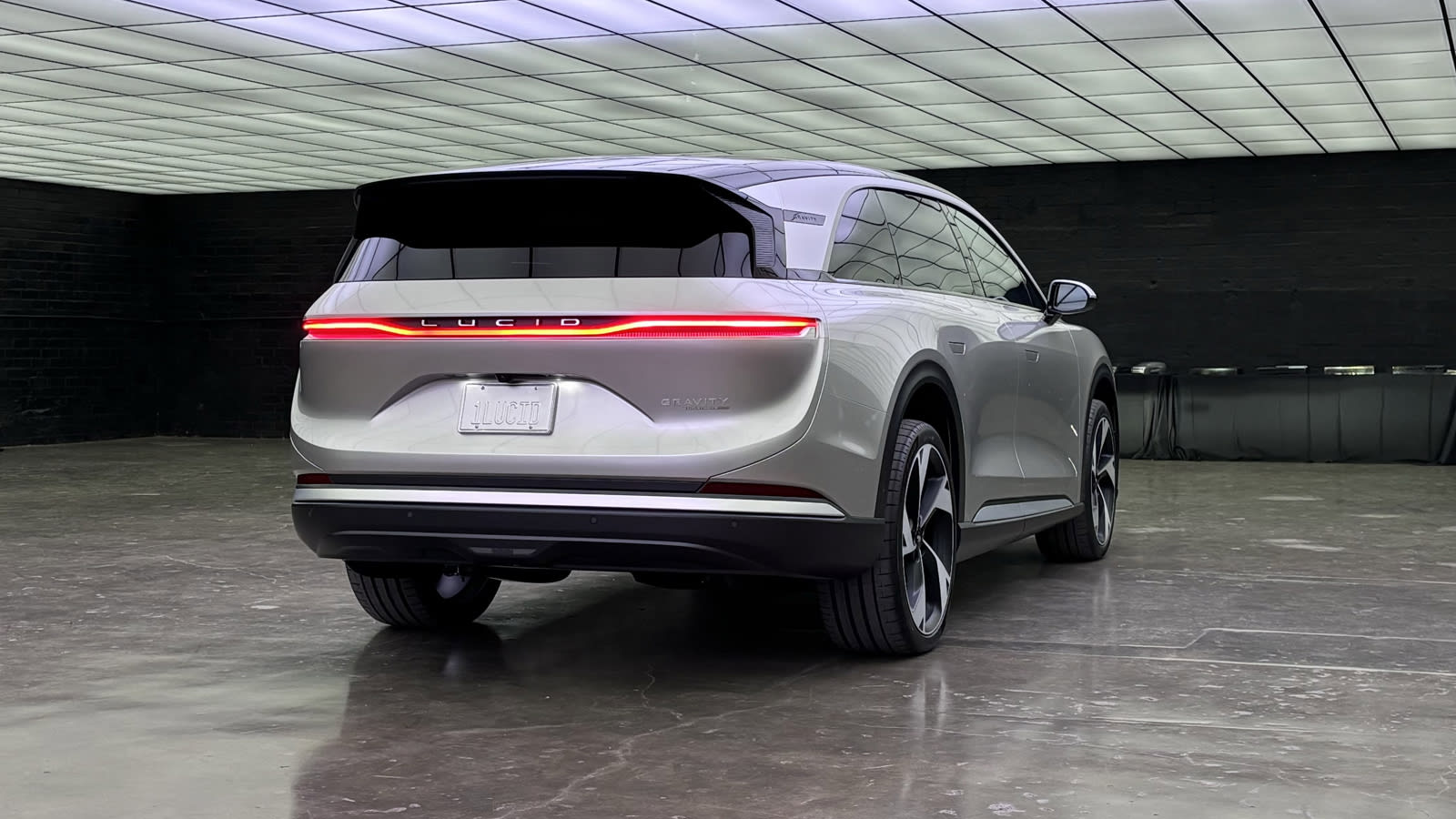 Lucid Gravity Preview: Three-row, family-friendly EV with a 440-plus ...