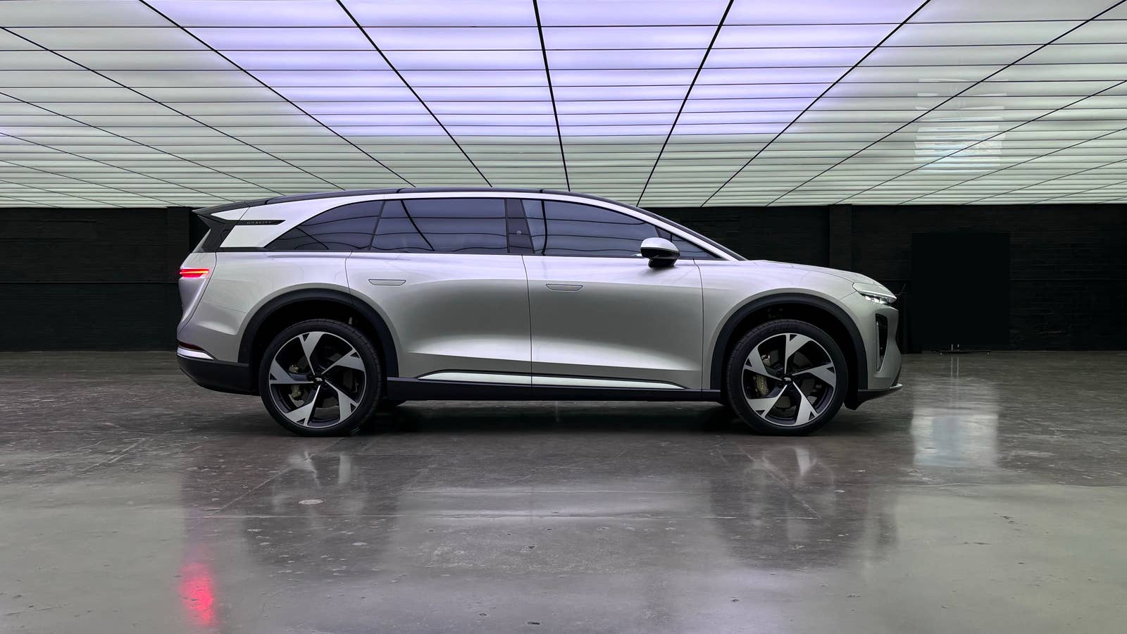 Lucid Gravity Preview: Three-row, family-friendly EV with a 440-plus ...