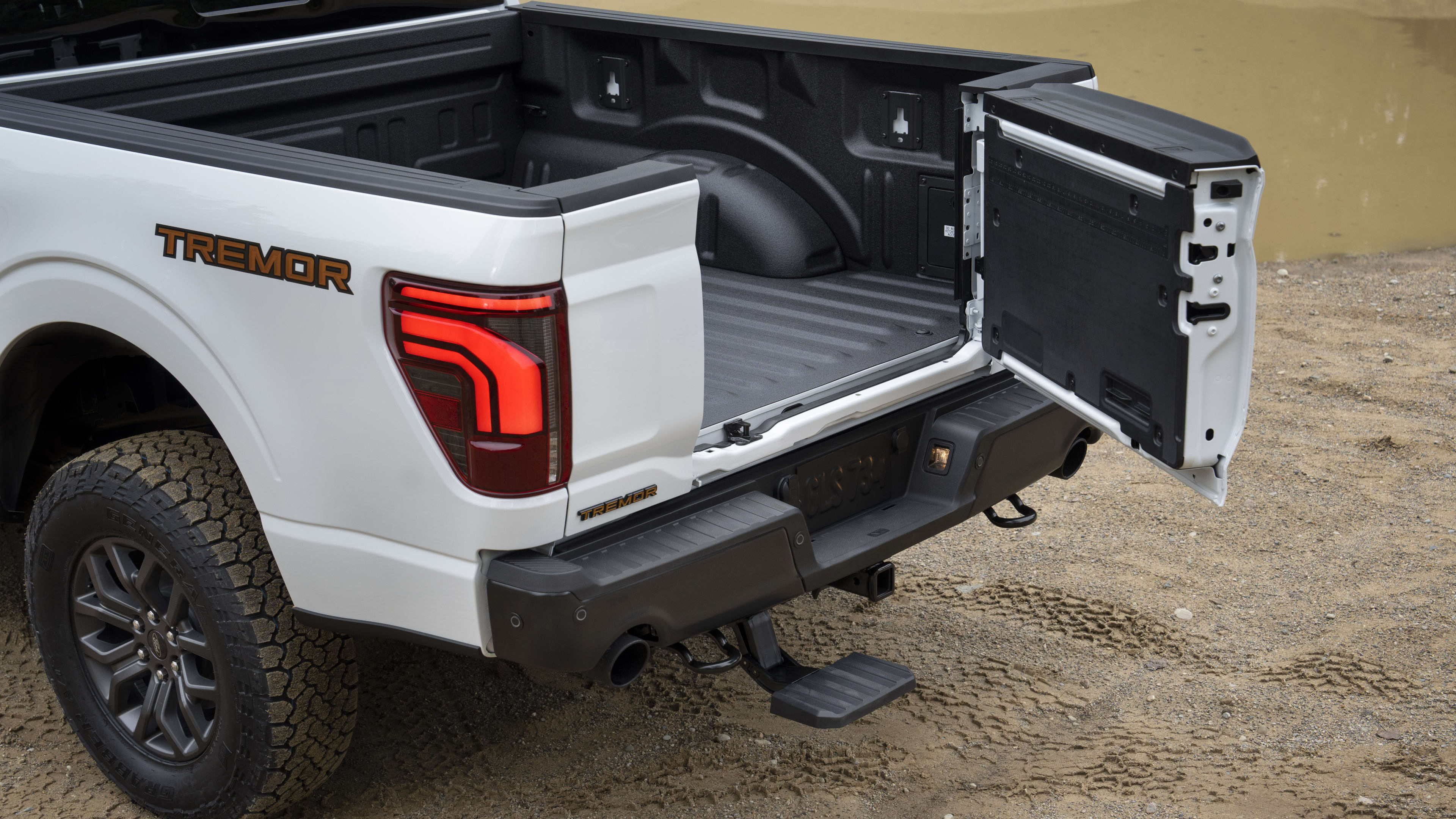 2024 Ford F-150's Pro Access Tailgate — how it works, what's cool about ...