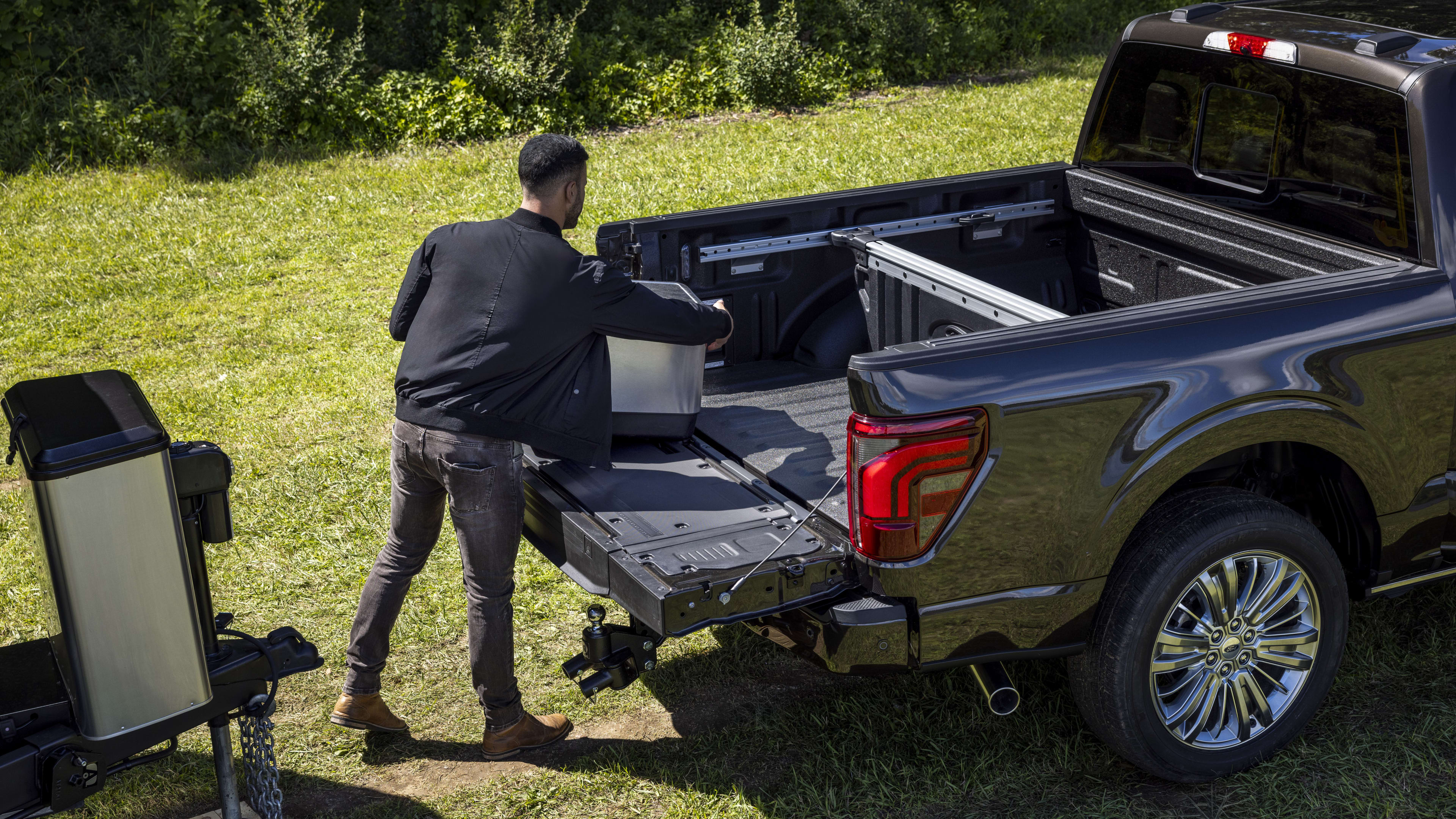2024 Ford F-150's Pro Access Tailgate — how it works, what's cool about ...