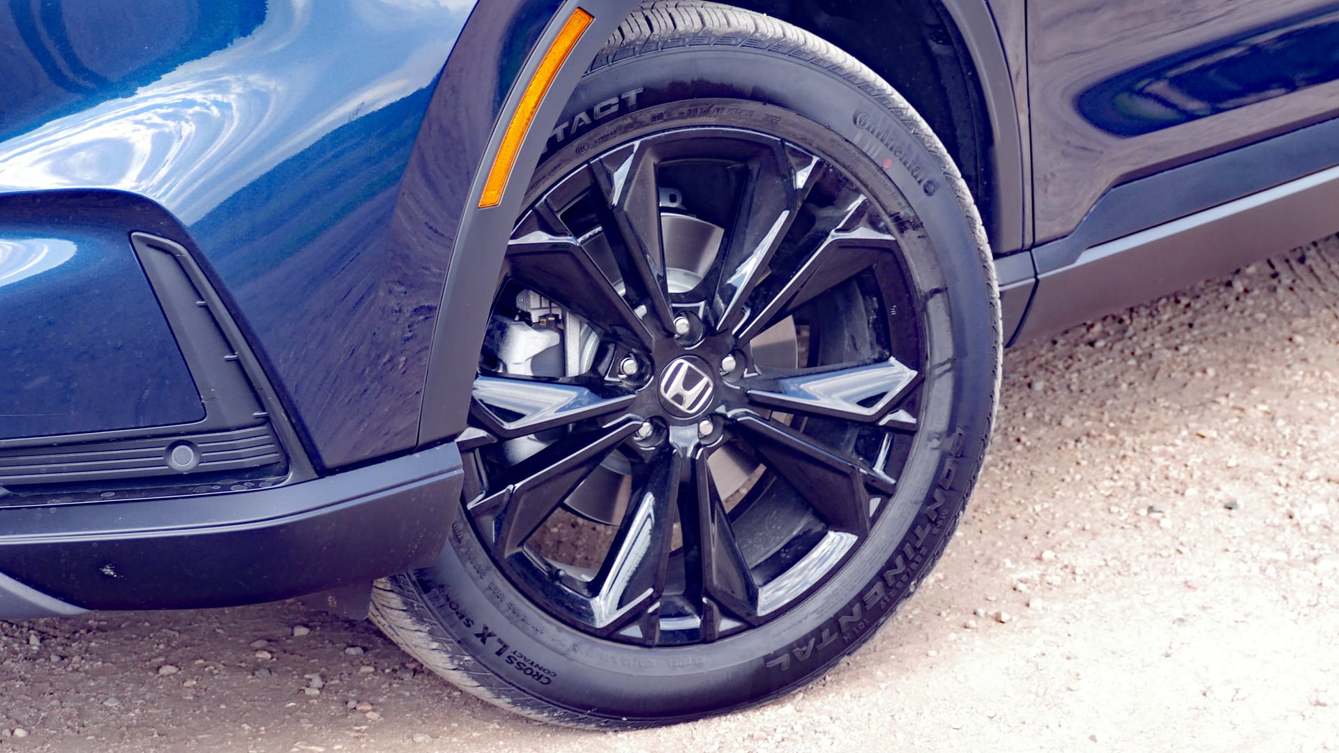 Honda CR-V vs Kia Sportage: Compact hybrid SUV comparison test - Autoblog