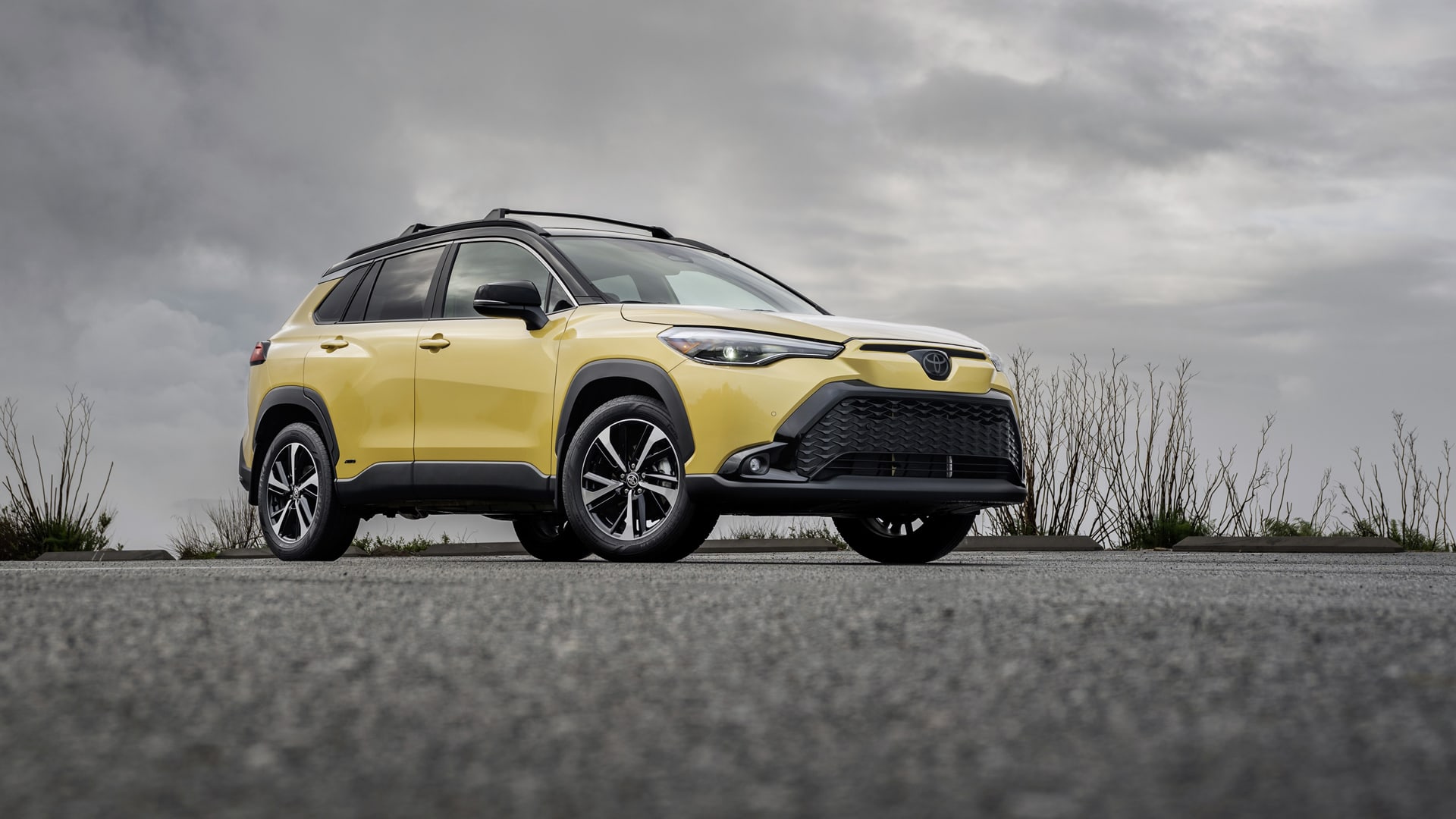 Toyota Drops Surprising 2025 Corolla Cross Hybrid Lease Deal in August ...