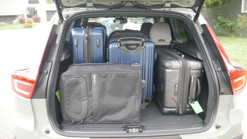 Volvo XC40 Recharge Luggage Test: How much fits in the cargo area ...
