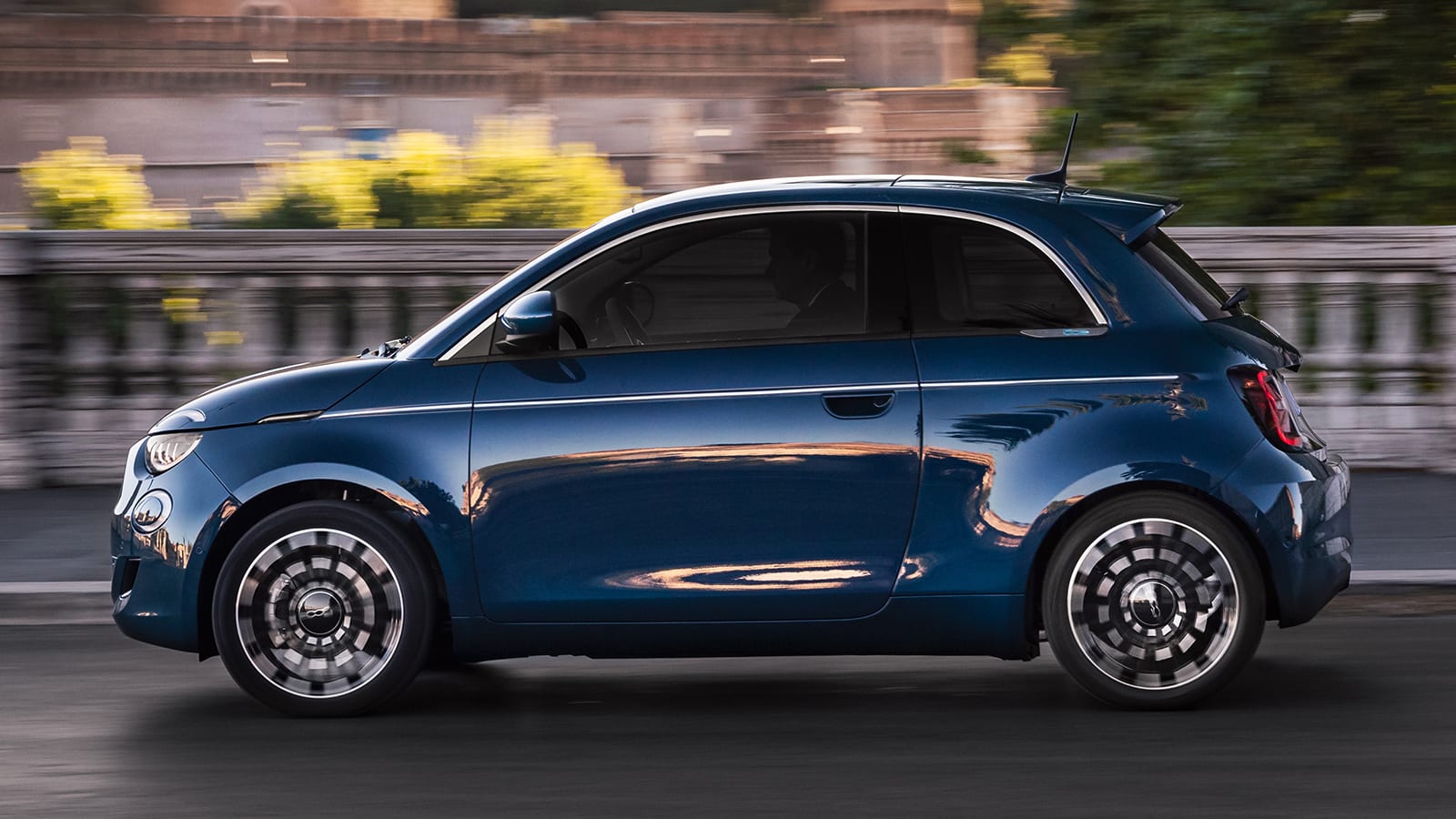 New Fiat 500e is coming to America, including fashion-forward one-offs - Autoblog
