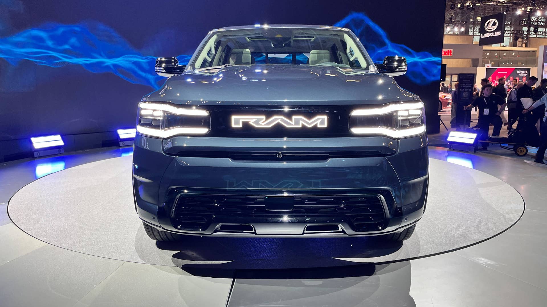 2025 Ram 1500 REV packs 650 horsepower, up to 500 miles of range - Autoblog