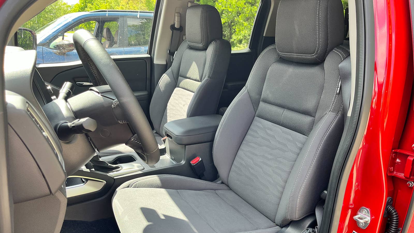 2024 Nissan Frontier Review: The driver's choice in an array of ...