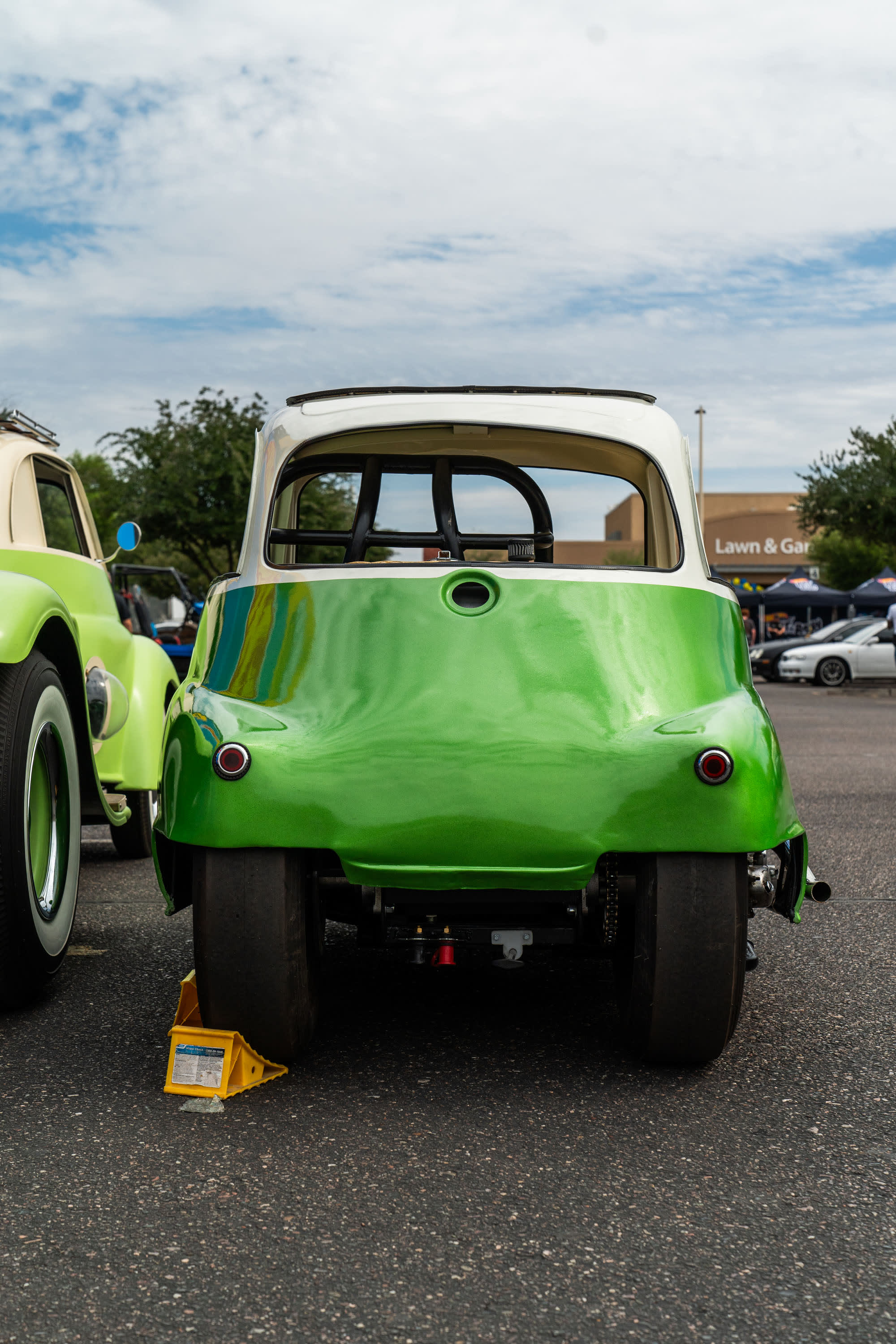 Harley-Davidson-powered 1957 BMW Isetta is a 2023 Hot Wheels Legends ...