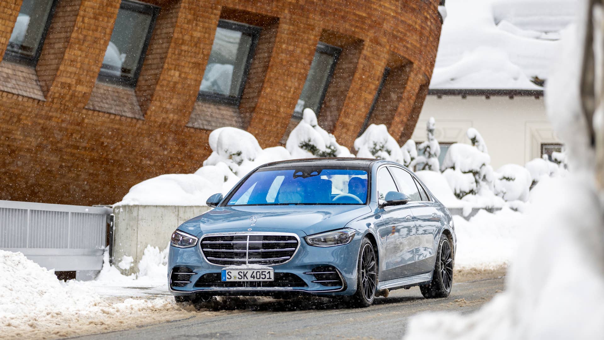 2025 Mercedes-Benz S-Class gets a few tiny modifications - Autoblog