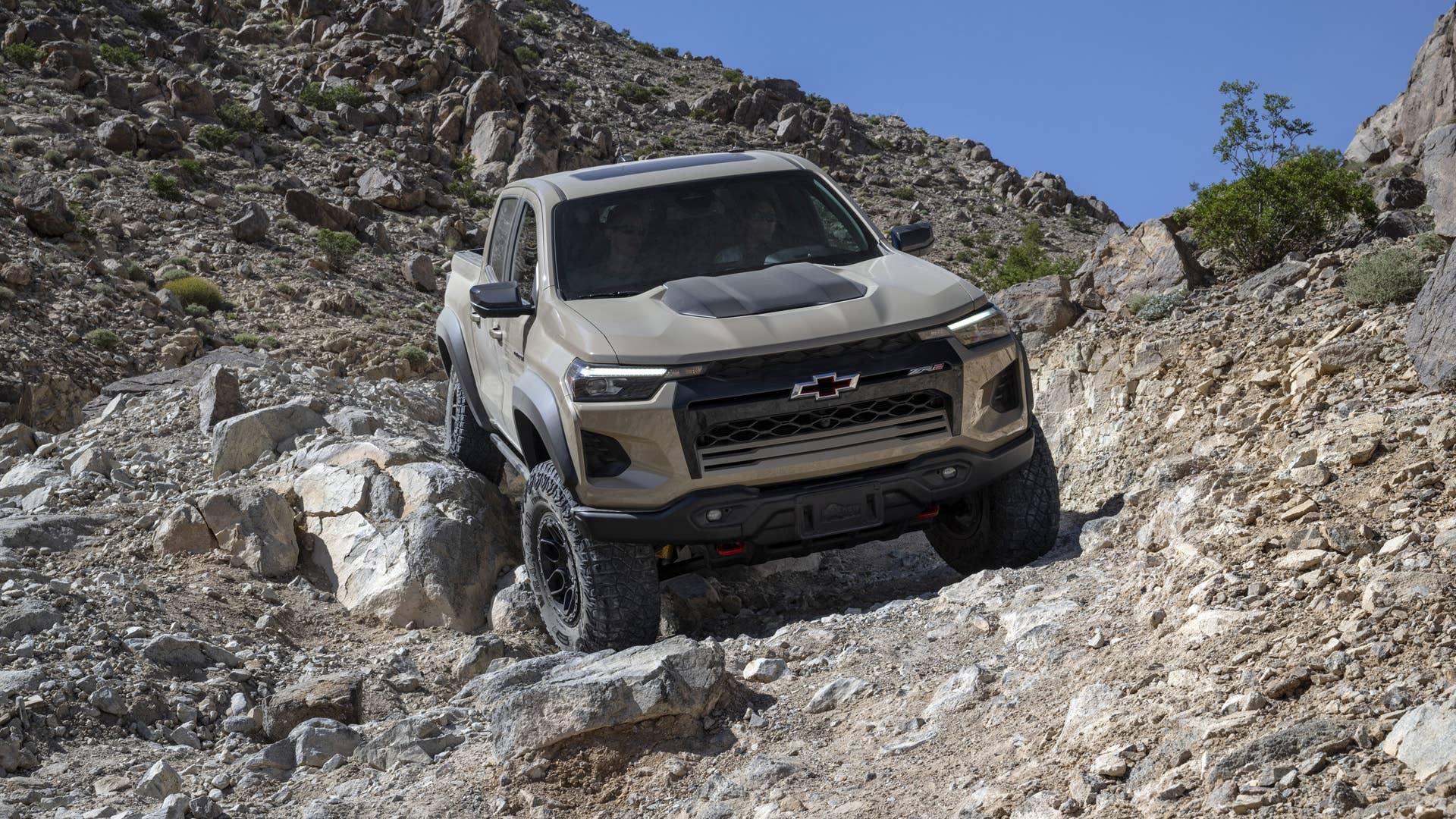 2024 Chevrolet Colorado Review: This midsize truck is a big winner ...