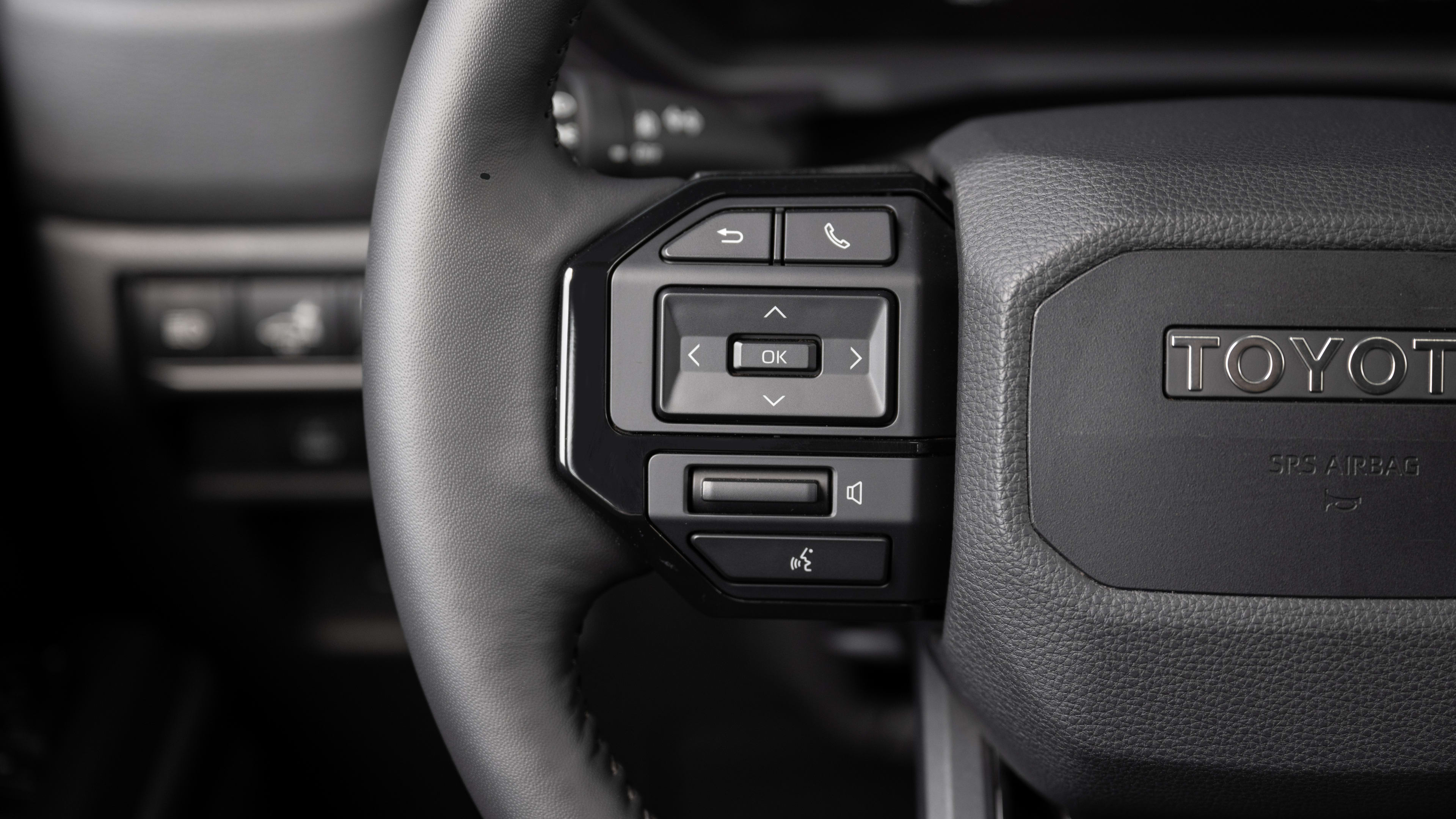 2025 Toyota 4Runner vs Land Cruiser vs the old 4Runner: How they ...