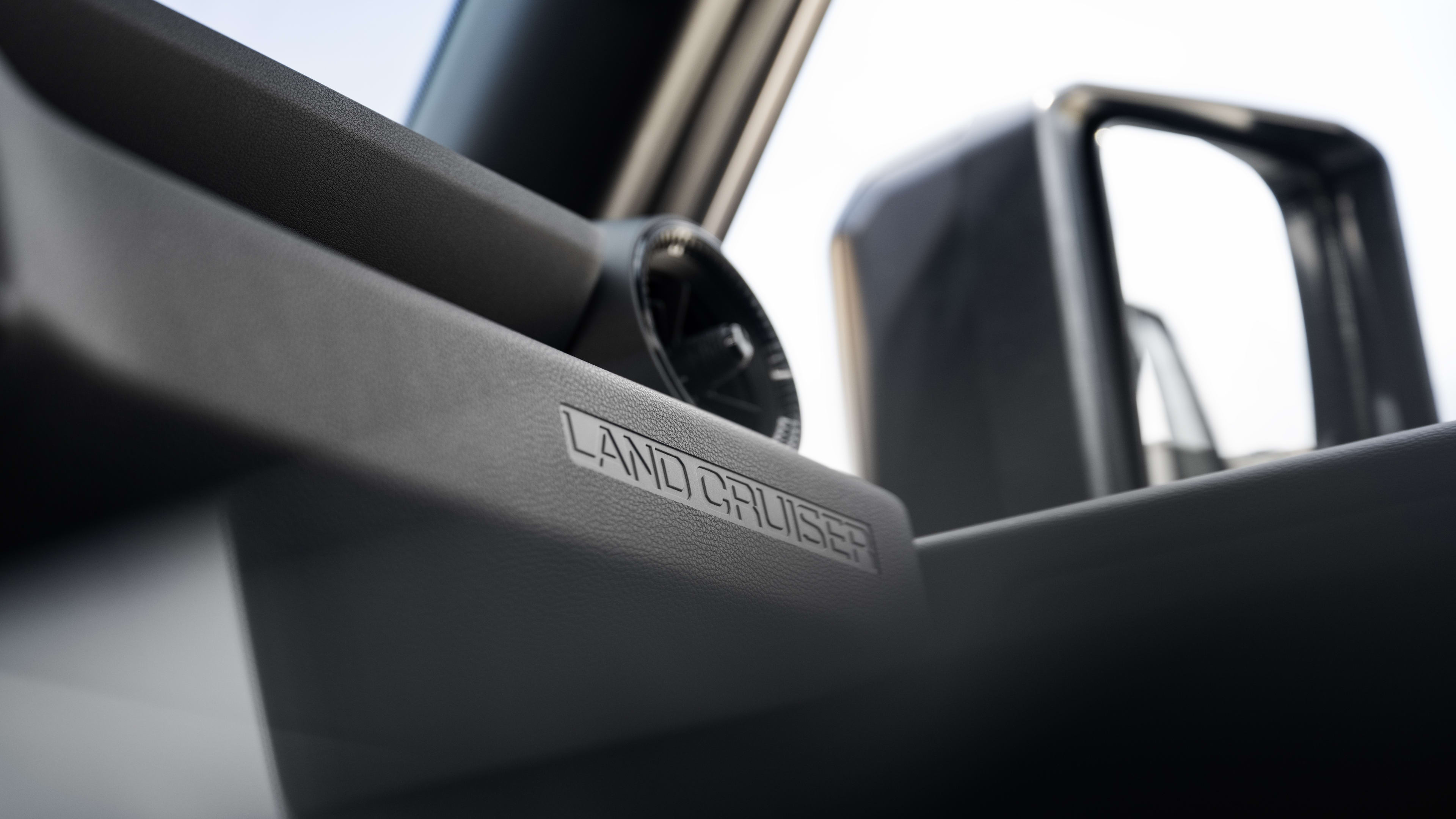 2025 Toyota 4Runner vs Land Cruiser vs the old 4Runner: How they ...