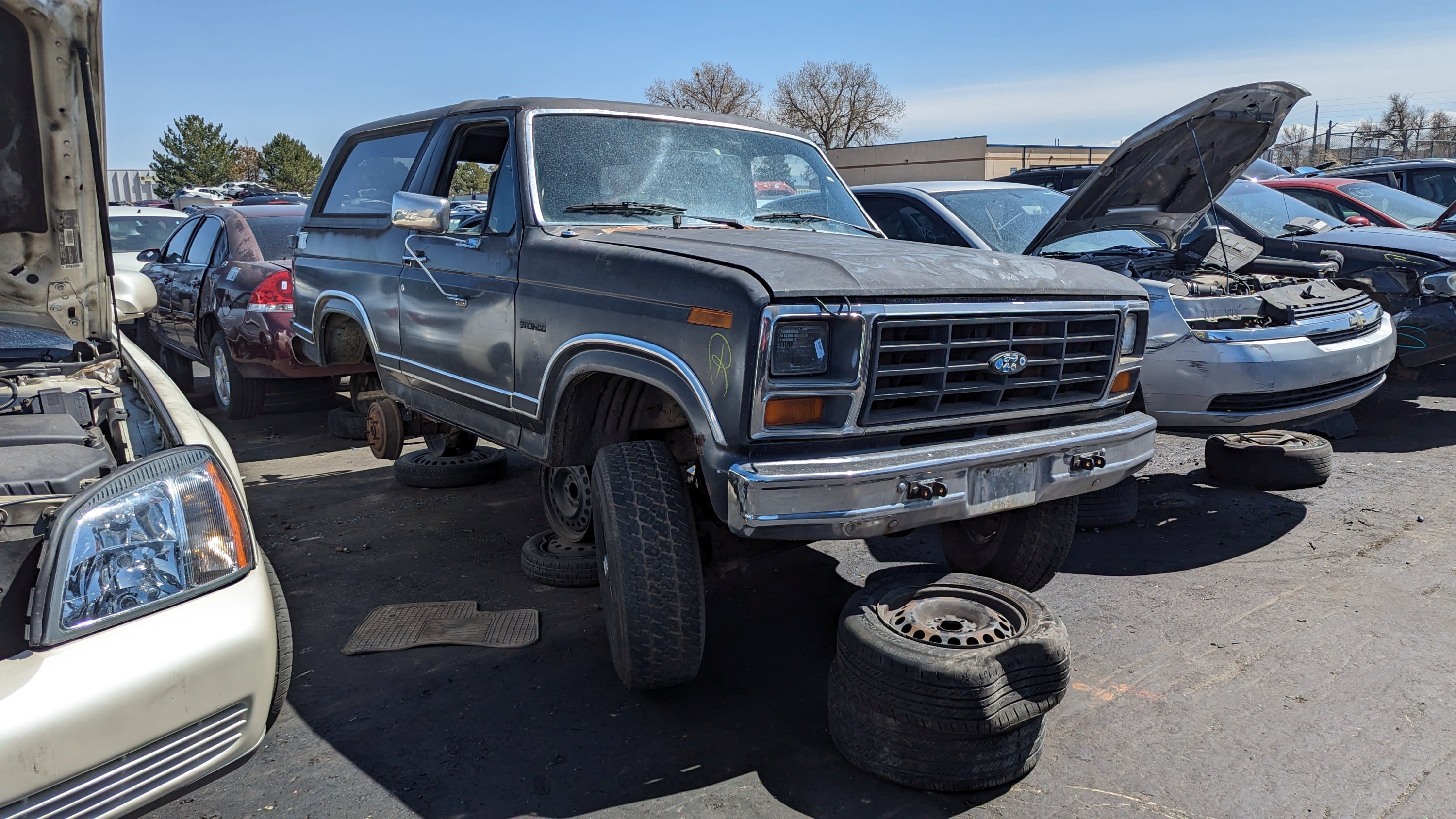 1983 ford bronco engine options