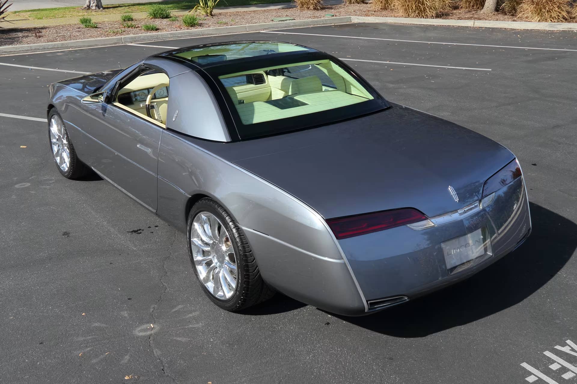 2004 Lincoln Mark X concept car goes to auction - Autoblog