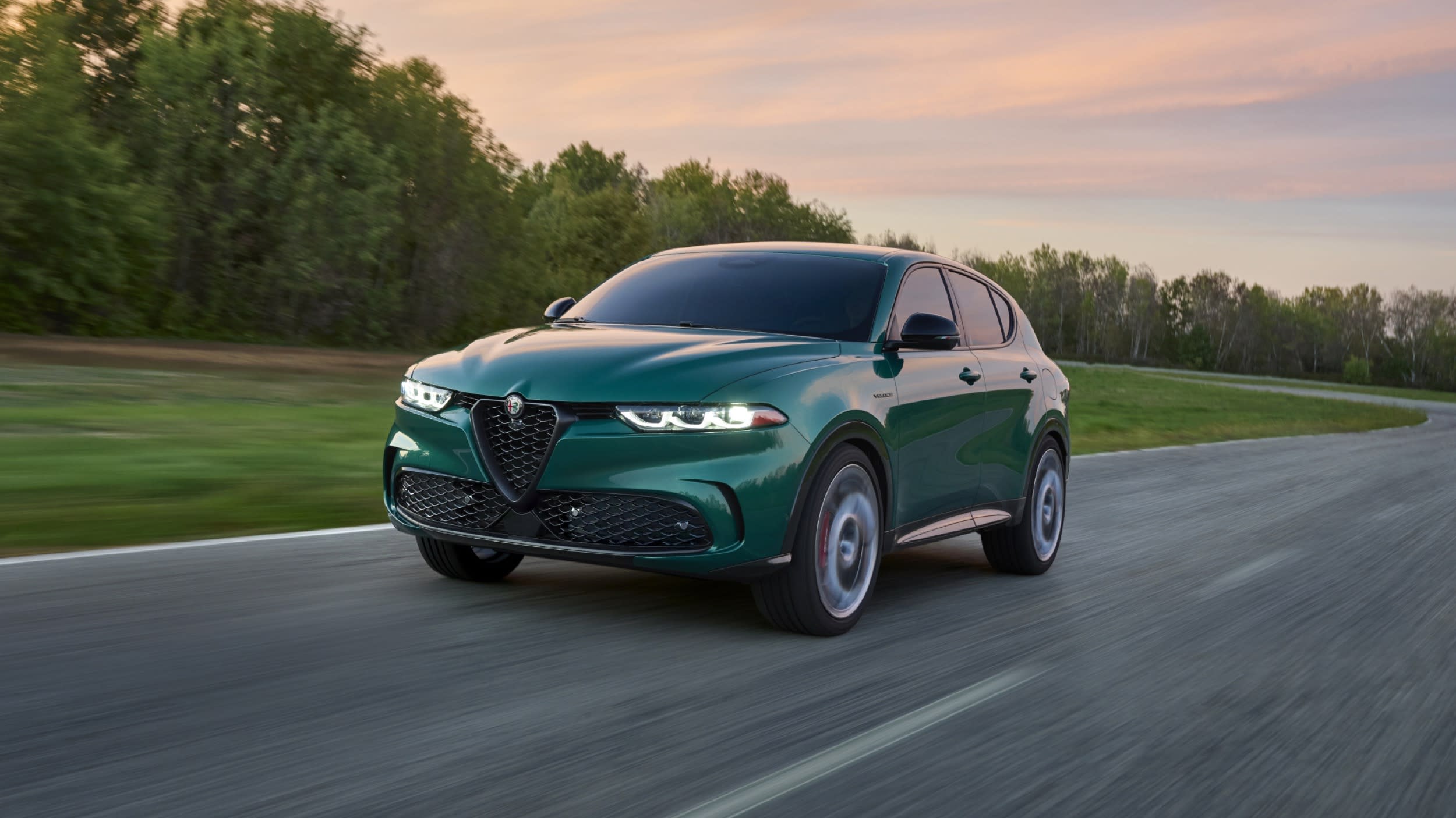 2024 Alfa Romeo Tonale Review: A fun compact SUV with a green spin ...