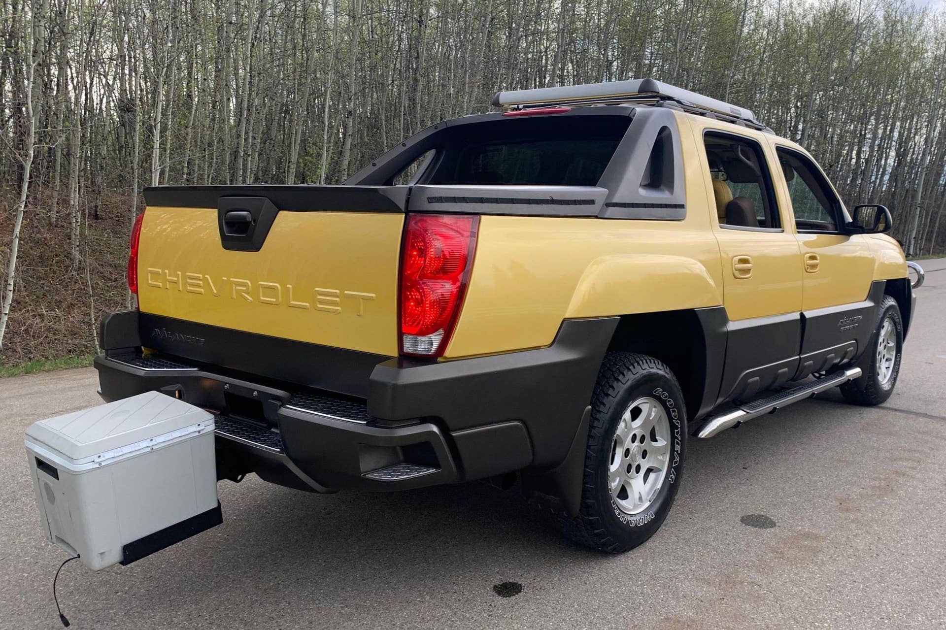 2002 Chevrolet Avalanche Base Camp concept pops up on Cars & Bids ...