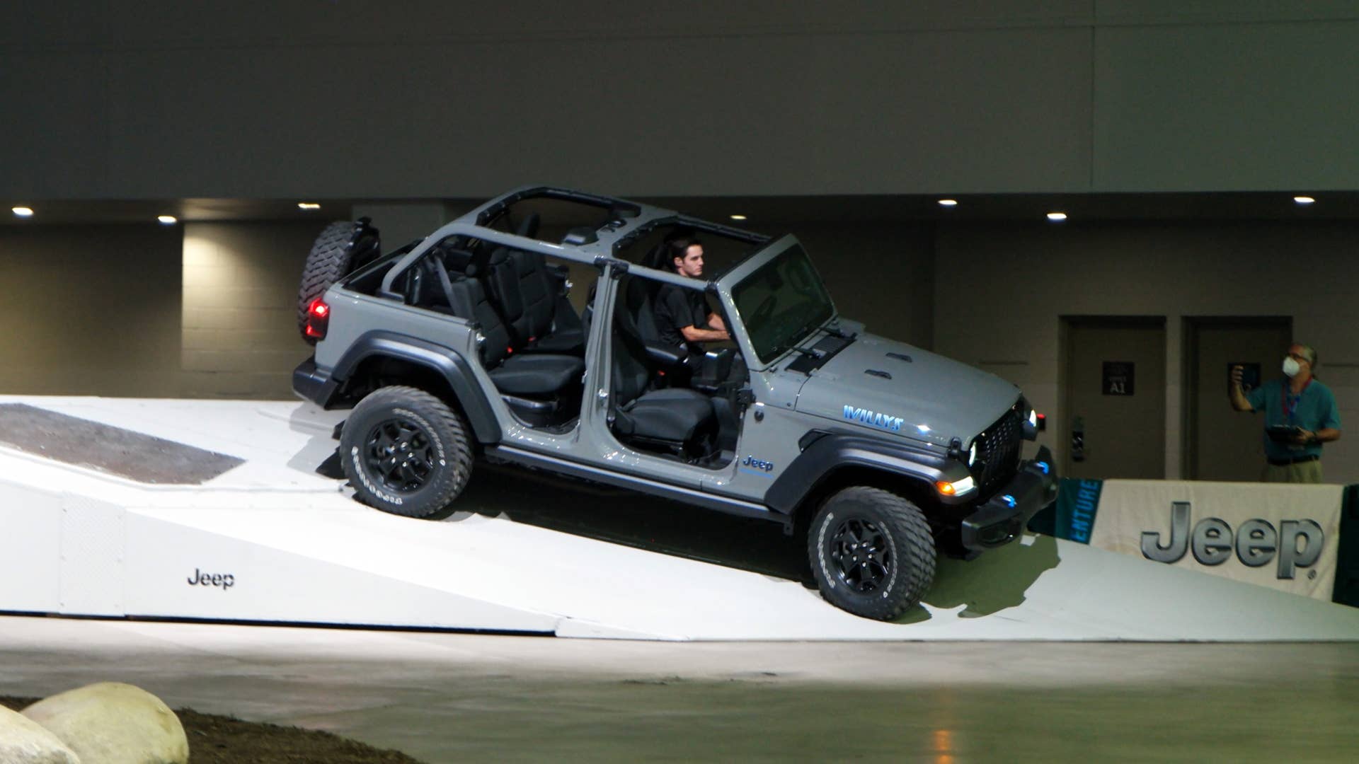 Stellantis recalling Jeep Wrangler 4xe PHEV over fire risk - Autoblog