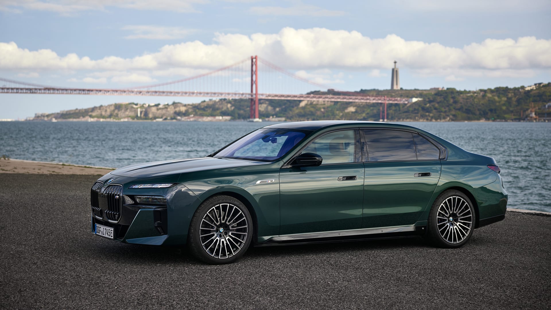 2024 BMW i7 M70 First Drive Review: Are 114 extra horses worth 44,000 ...