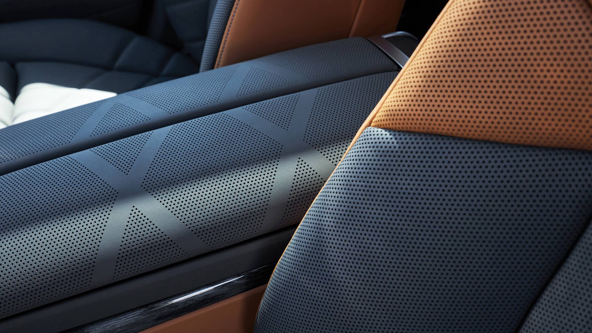 2024 BMW i7 M70 First Drive Review: Are 114 extra horses worth 44,000 ...