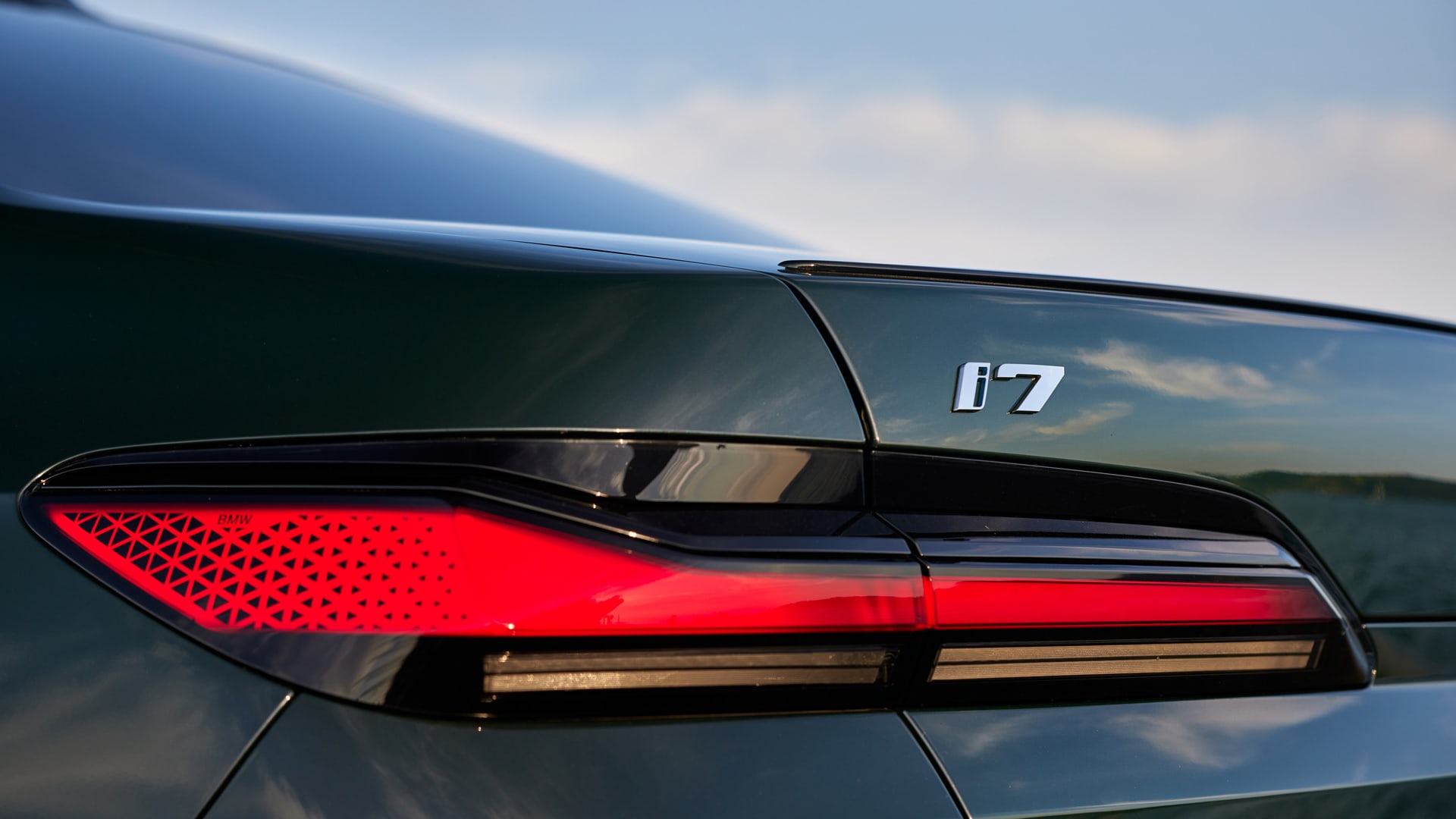 2024 BMW i7 M70 First Drive Review: Are 114 extra horses worth 44,000 ...