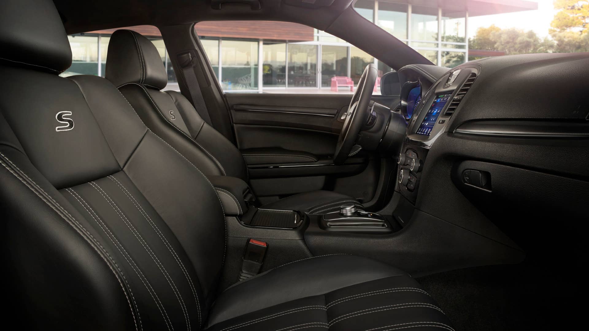 2023 Chrysler 300 gets one new option, otherwise unchanged