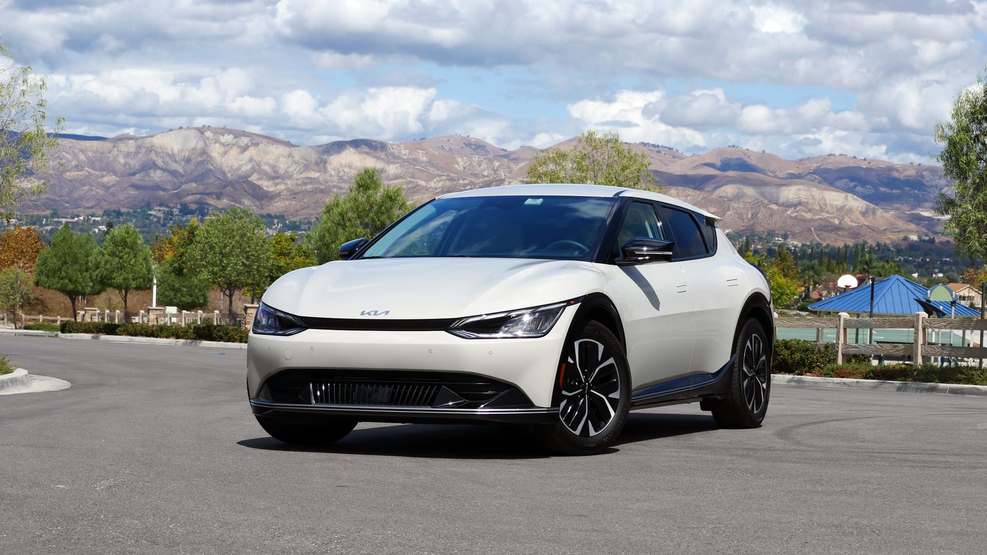 2023 Kia EV6 Review: Just as practical as it's cool (and it's really cool) - Autoblog