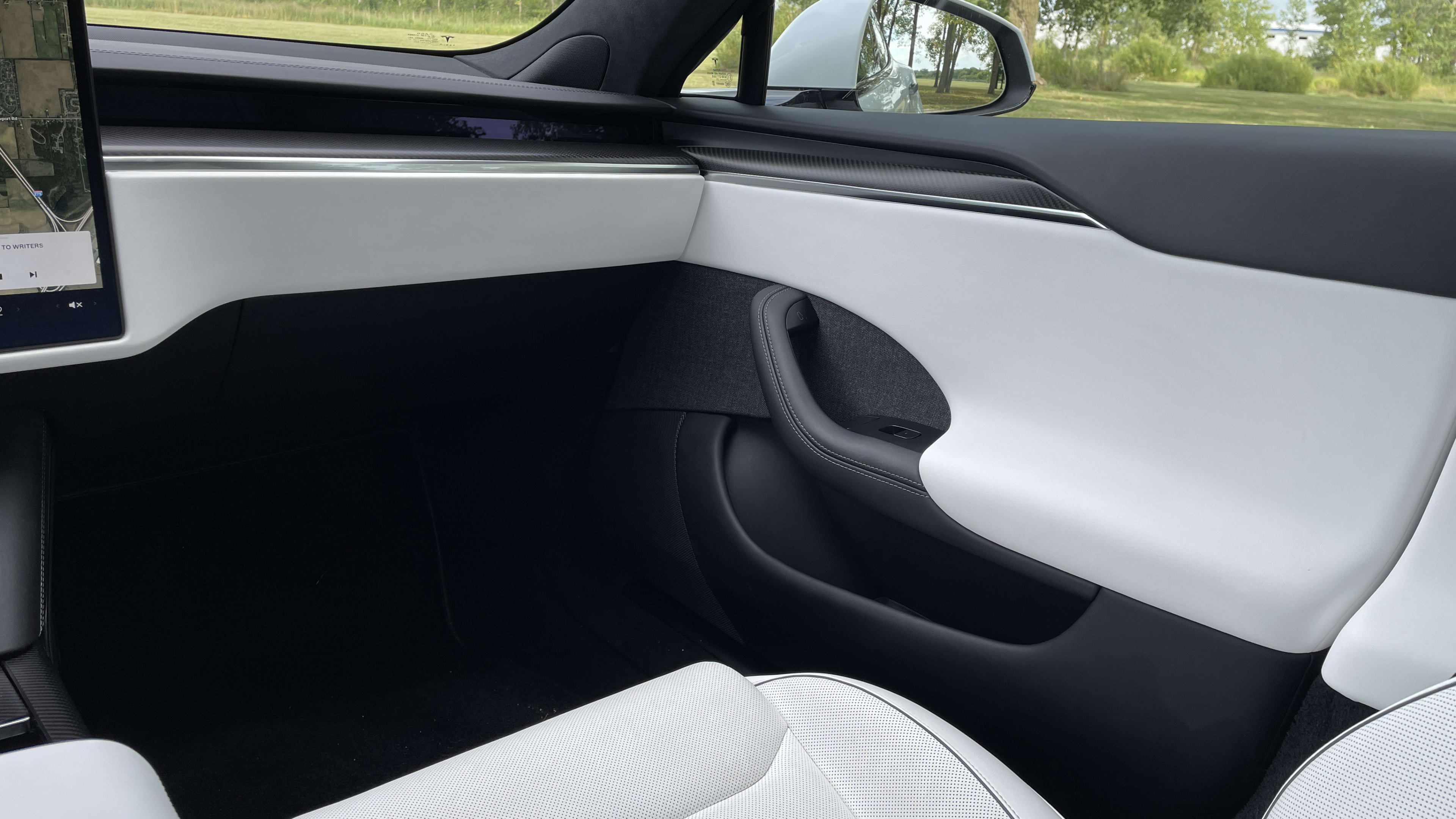 Here's what a rental Tesla Model S interior looks like after 19,000 ...