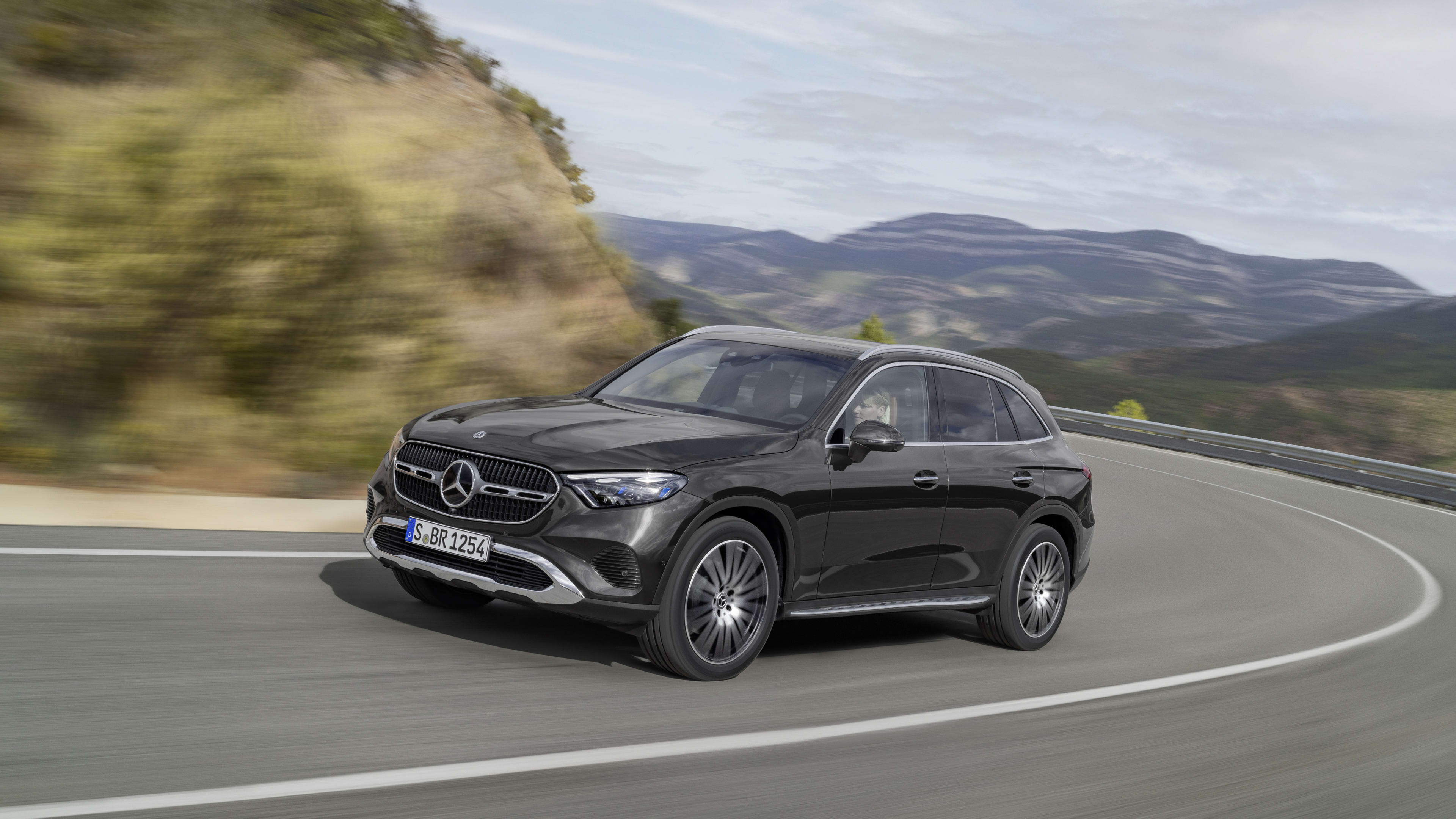 2023 Mercedes-Benz GLC-Class revealed as an evolutionary step forward ...