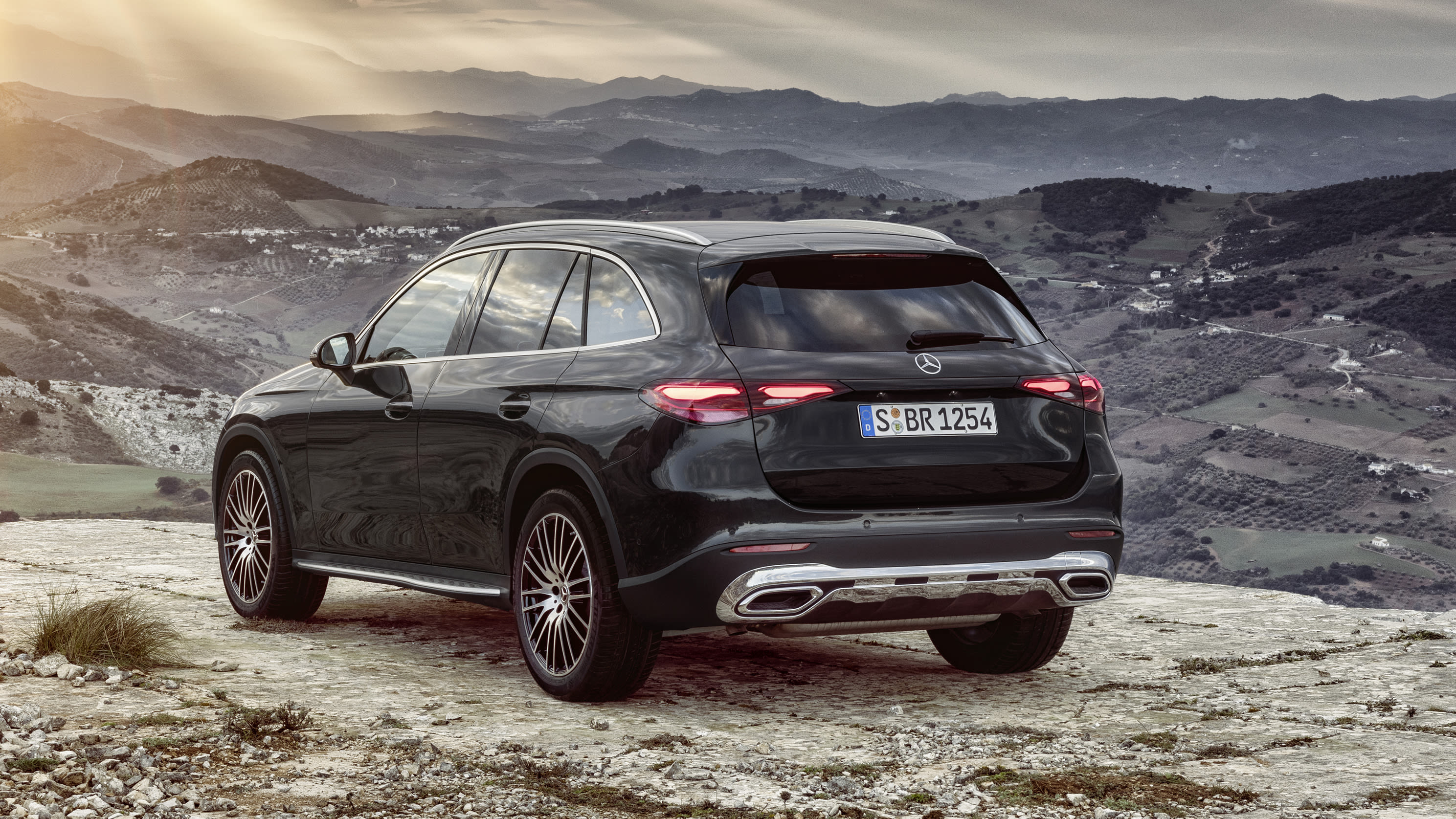 2023 Mercedes-Benz GLC-Class revealed as an evolutionary step forward ...