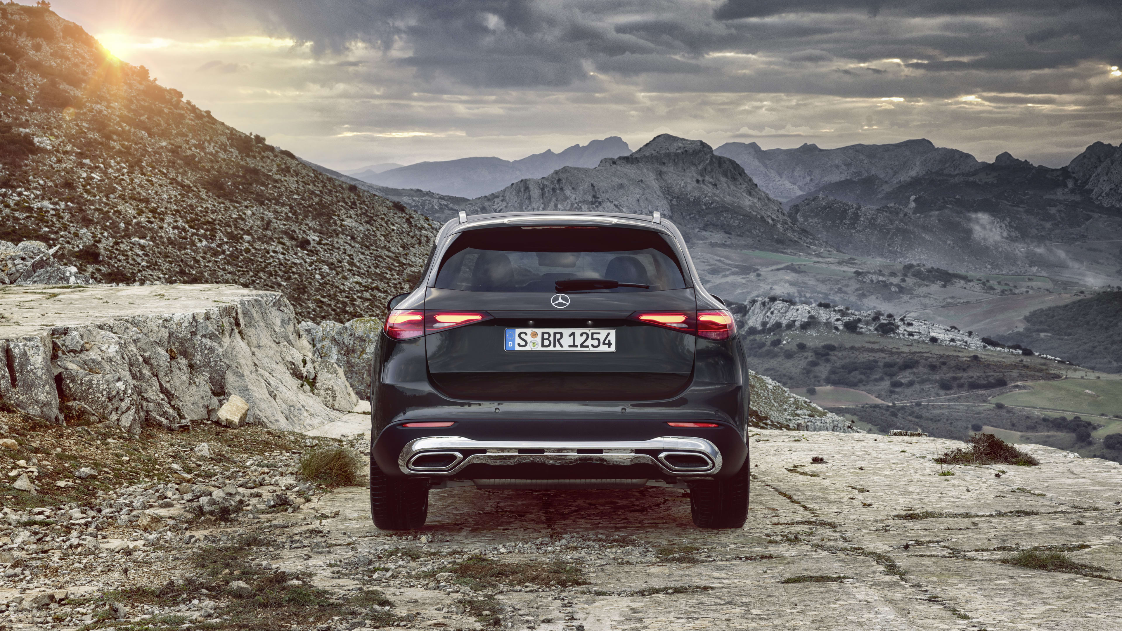 2023 Mercedes-Benz GLC-Class revealed as an evolutionary step forward ...