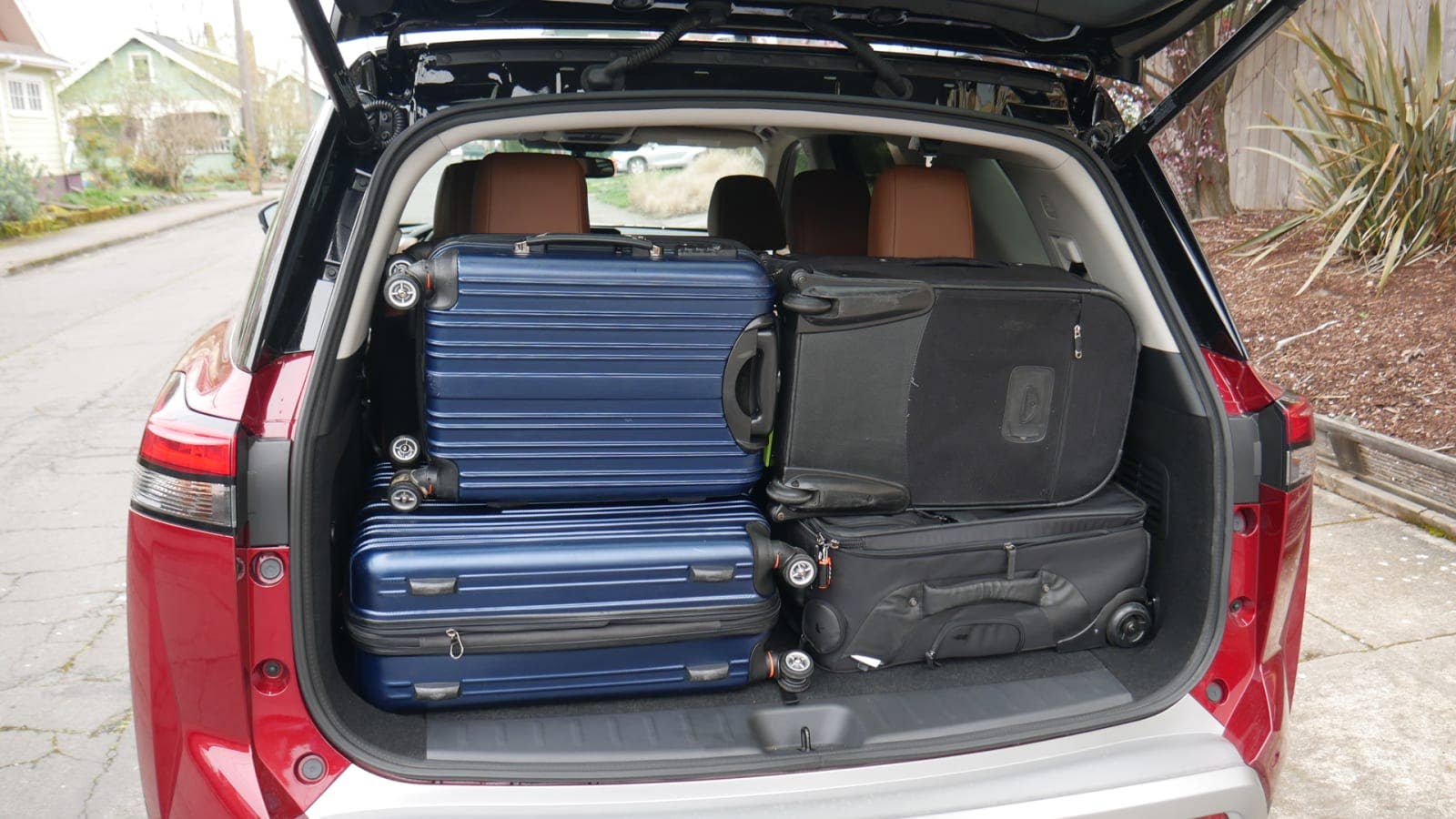 Nissan Pathfinder Luggage Test | How much cargo space behind 3rd row ...