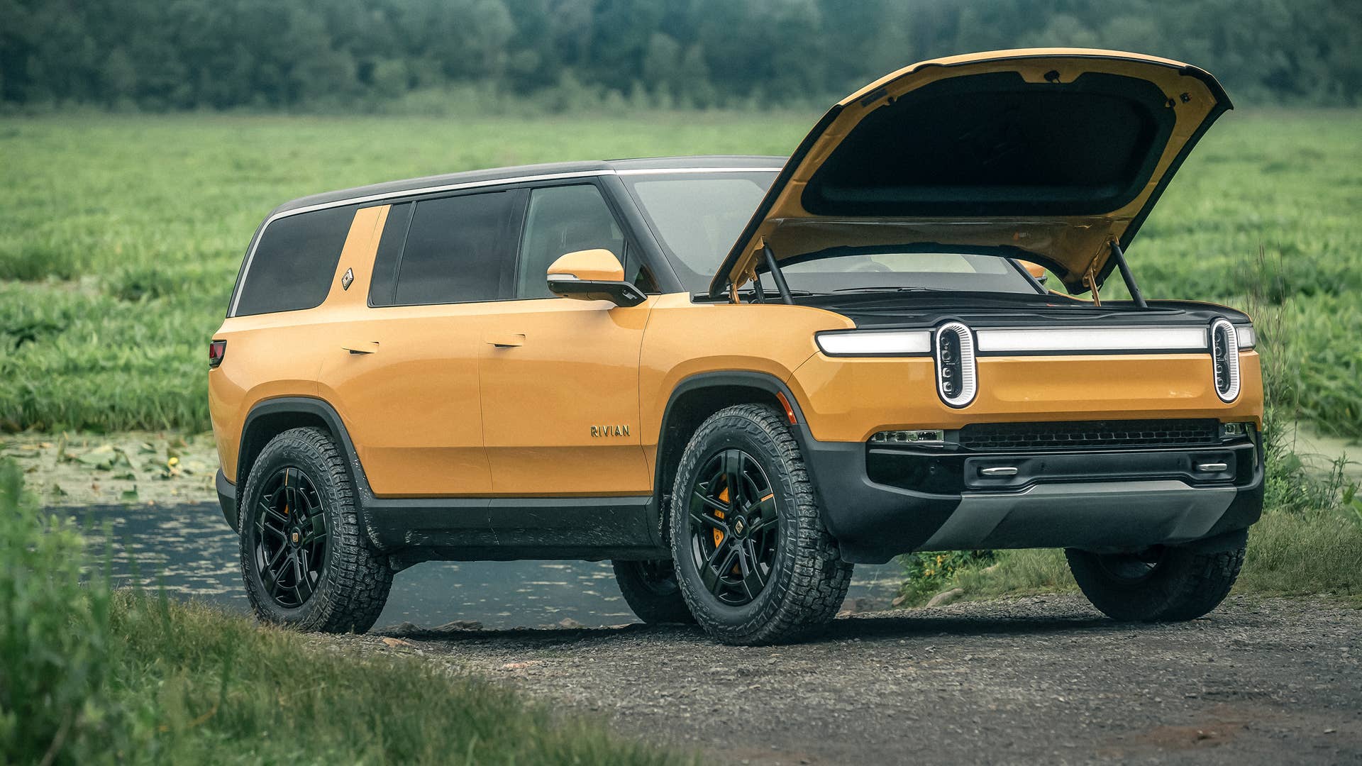 Rivian R1S First Drive Review: The SUV finally arrives! (Sort of ...