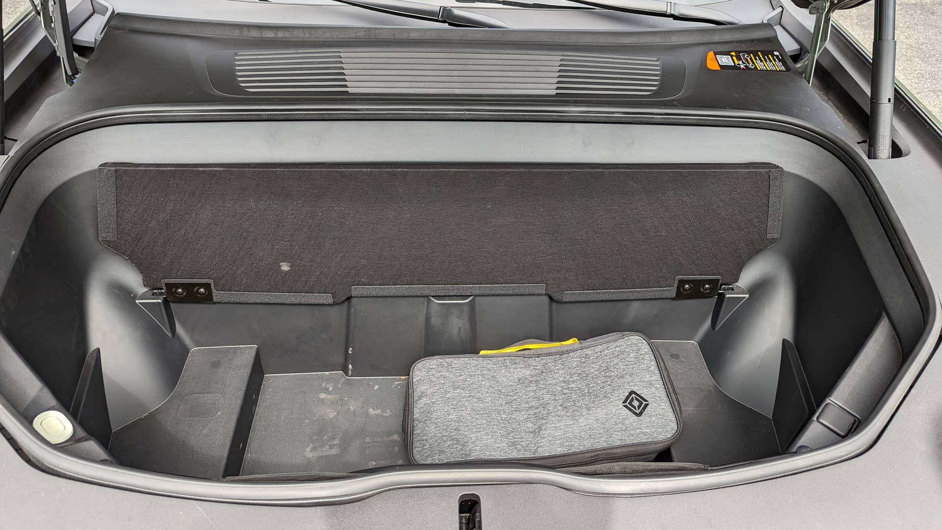 Rivian R1S First Drive Review: The SUV finally arrives! (Sort of ...