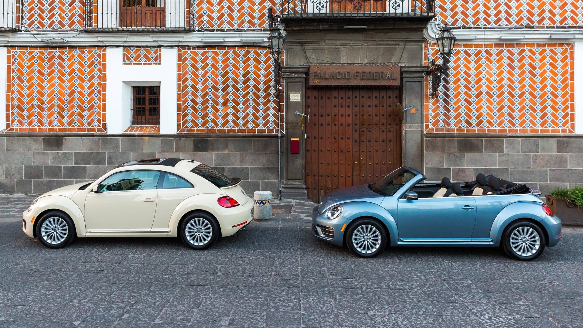 2019 VW Beetle Final Edition Review | A car out of time in more ways ...