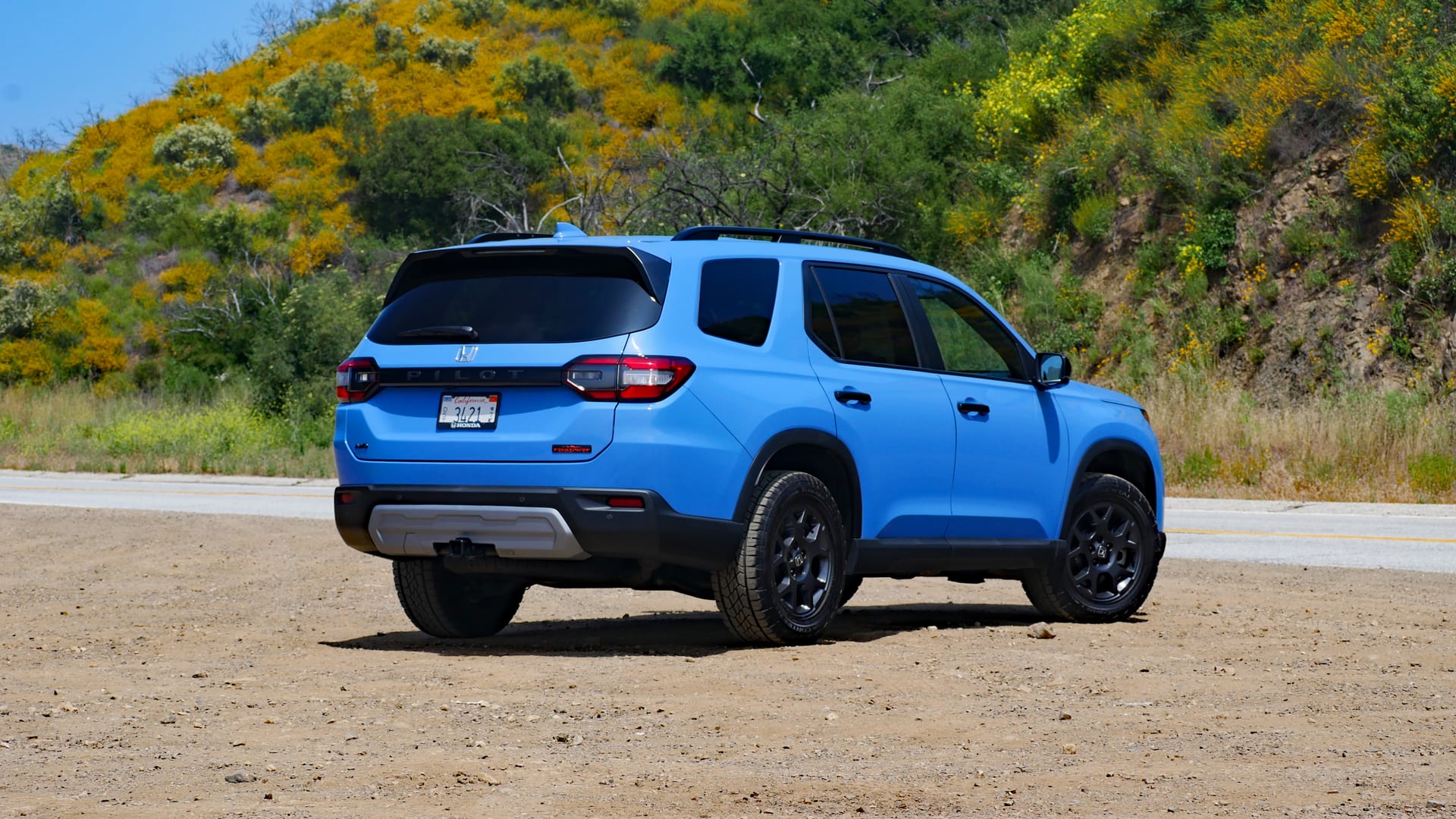 Honda Pilot vs Nissan Pathfinder: 2024 Comparison - Autoblog