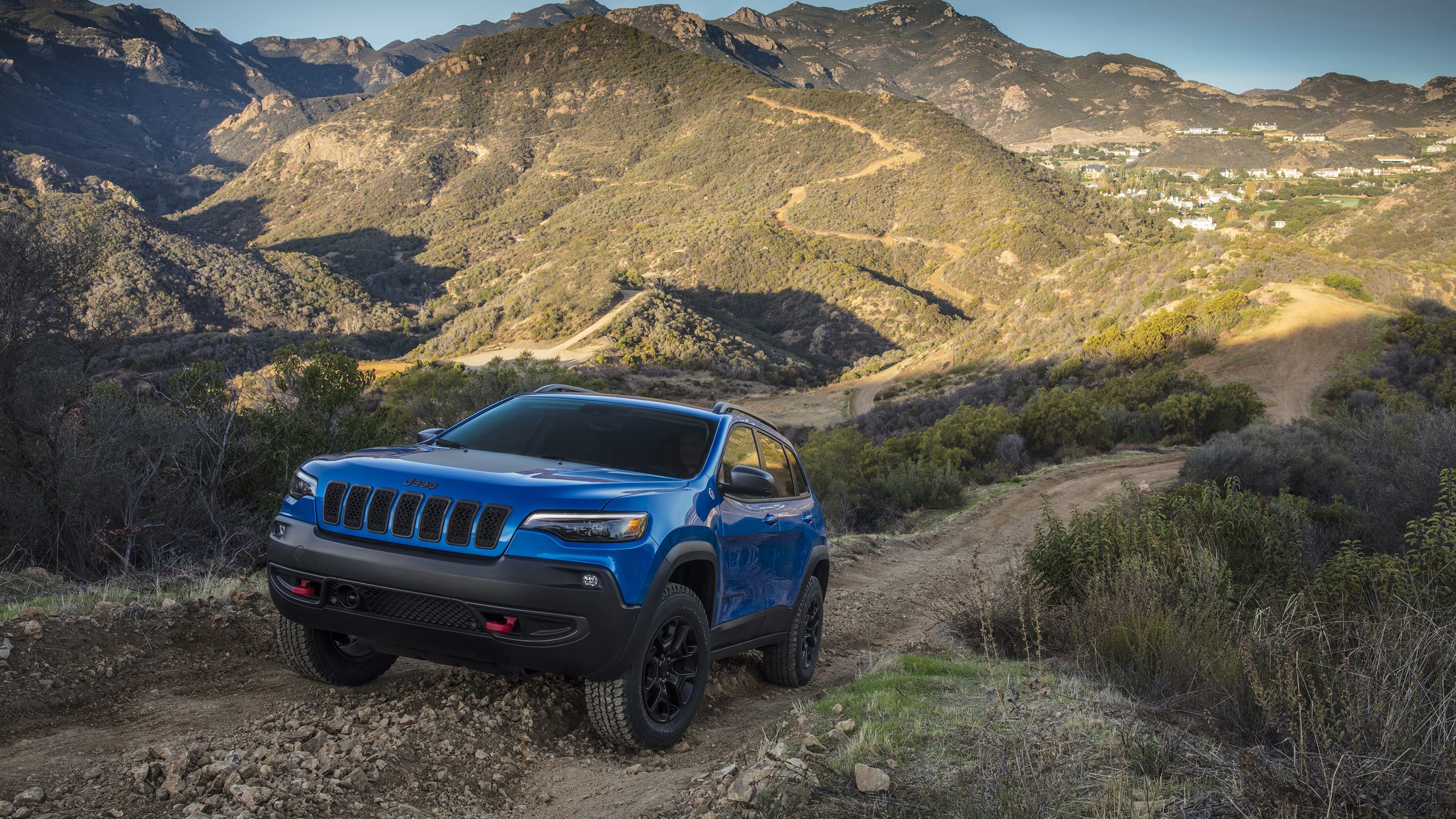 2023 Jeep Cherokee shrinks to two trims, Pentastar V6 disappears - Autoblog