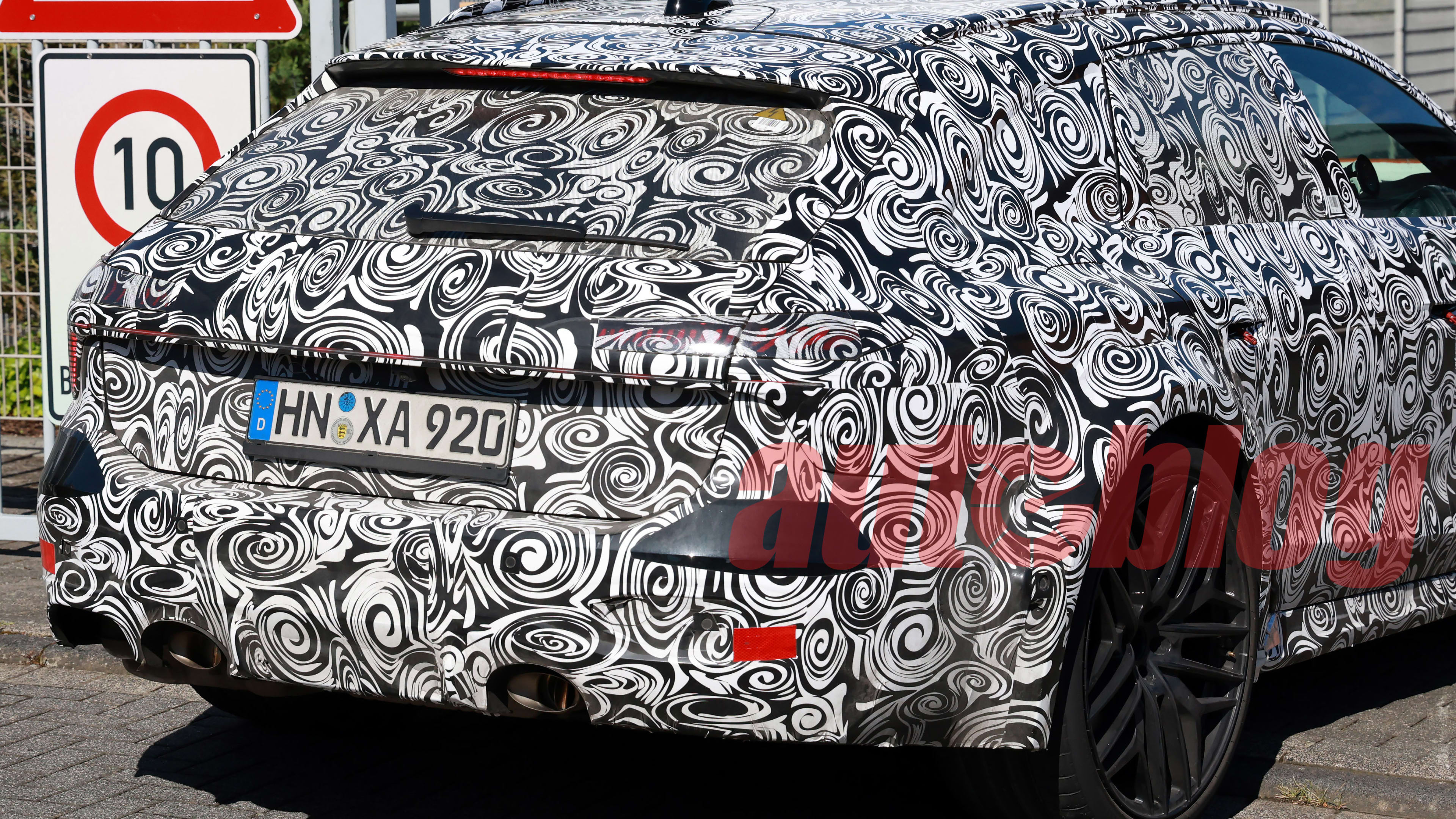 Next-gen Audi RS 7 Avant caught testing in new spy photos - Autoblog