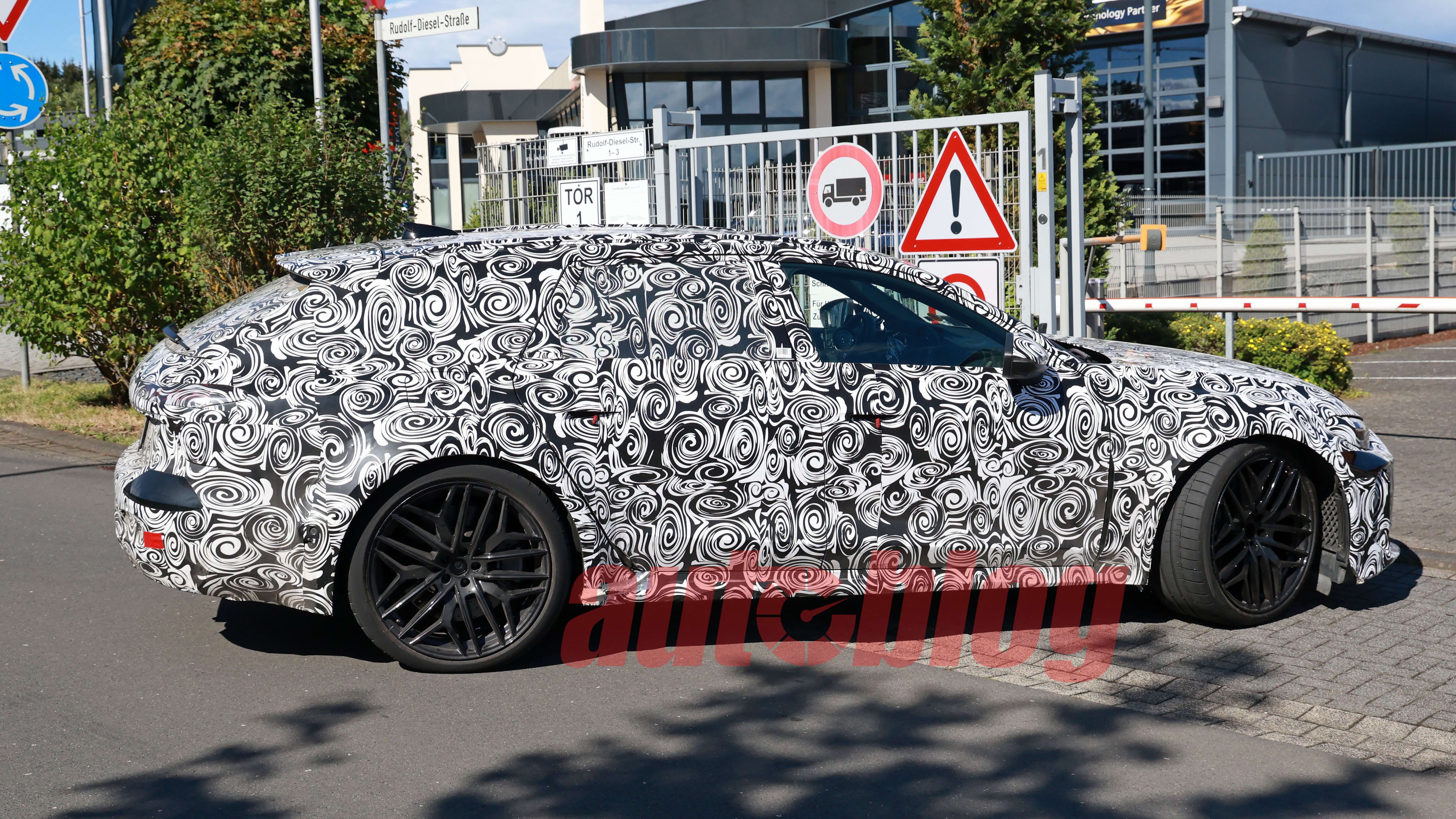 Next-gen Audi RS 7 Avant caught testing in new spy photos - Autoblog