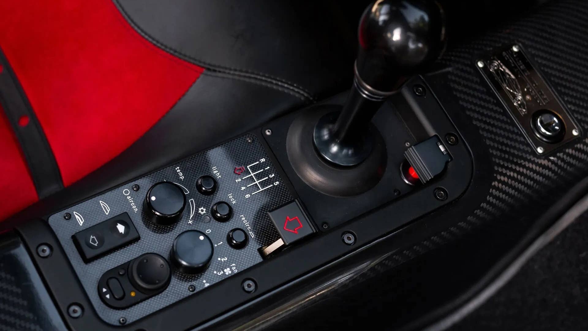 McLaren F1 with unique headlights ready to make auction headlines ...