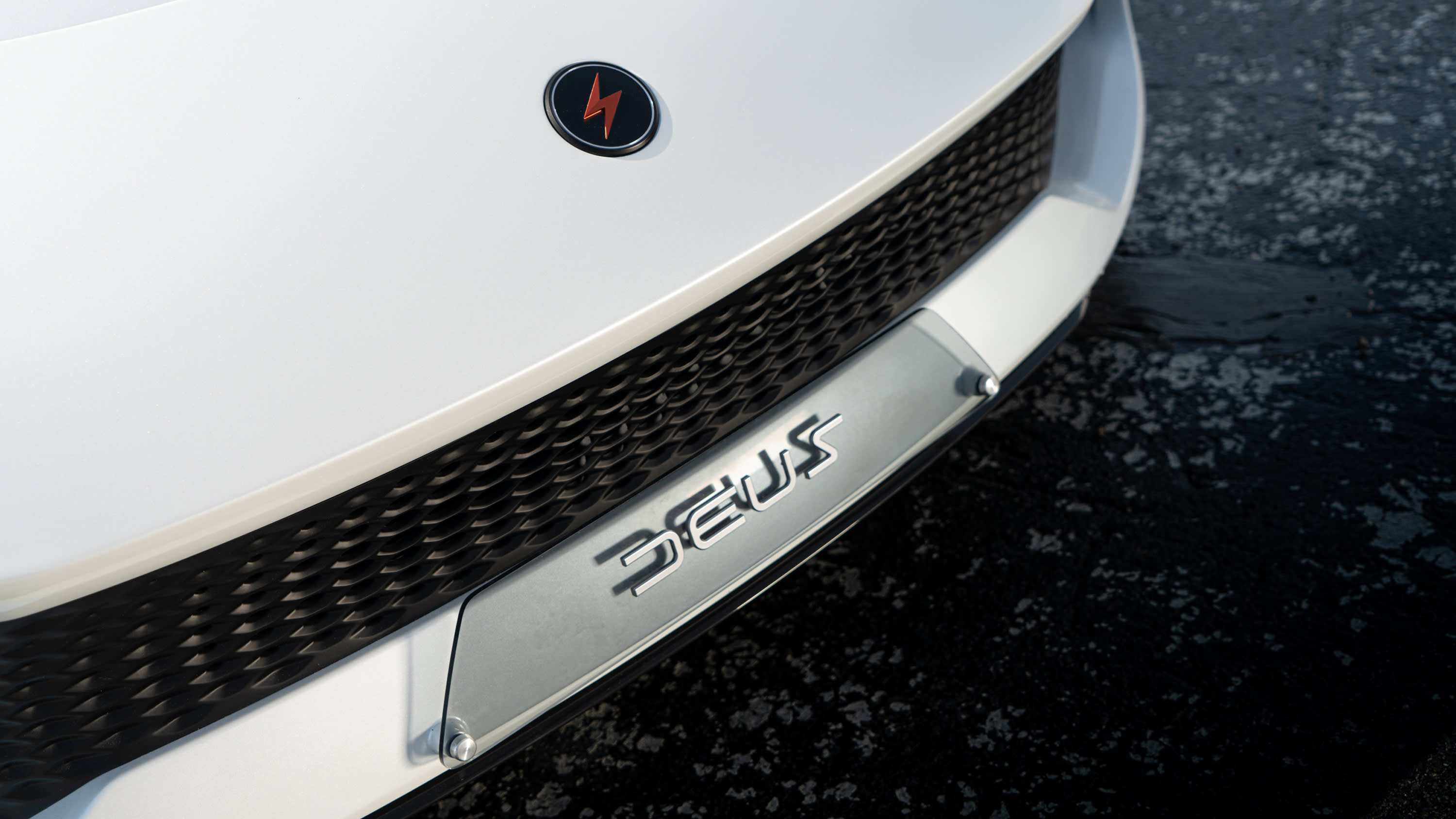 Deus Vayanne EV hypercar reaches for 2,200 horsepower - Autoblog