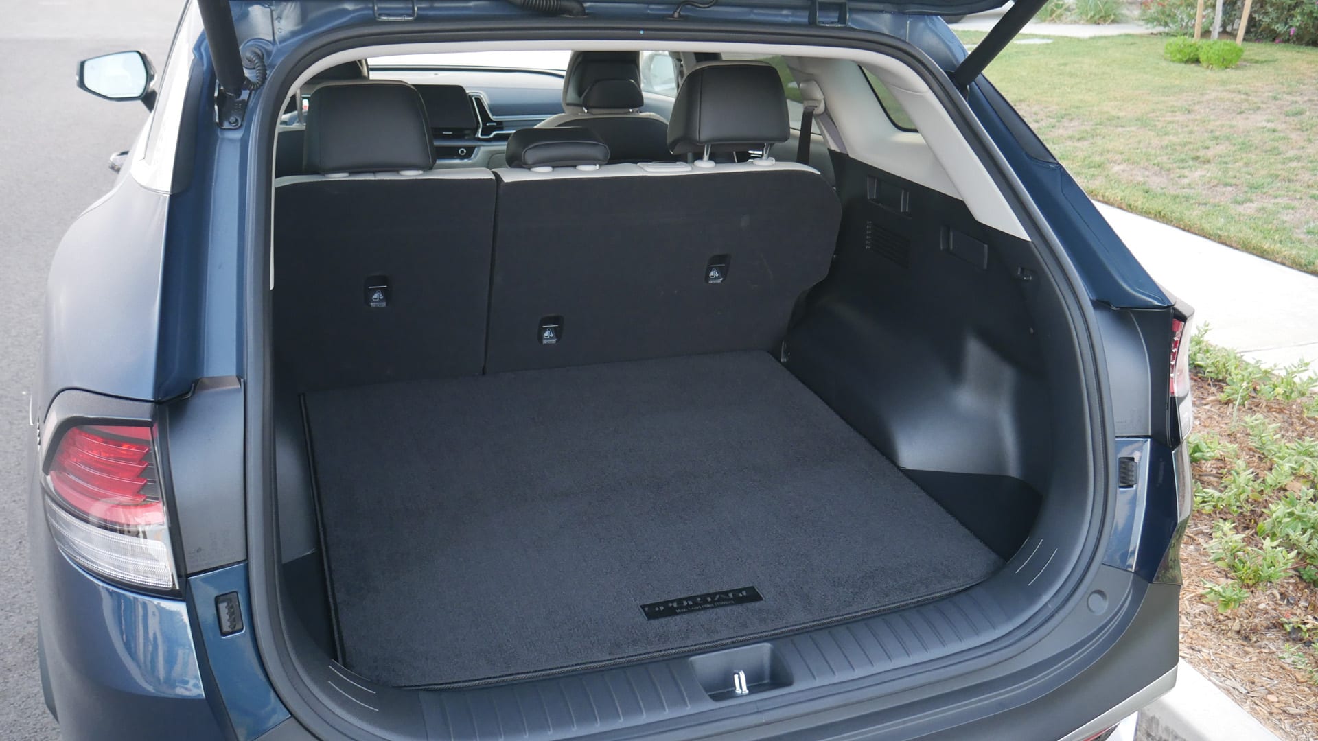 2024 Kia Sportage Review: Hybrids are a class leader. The base engine ...