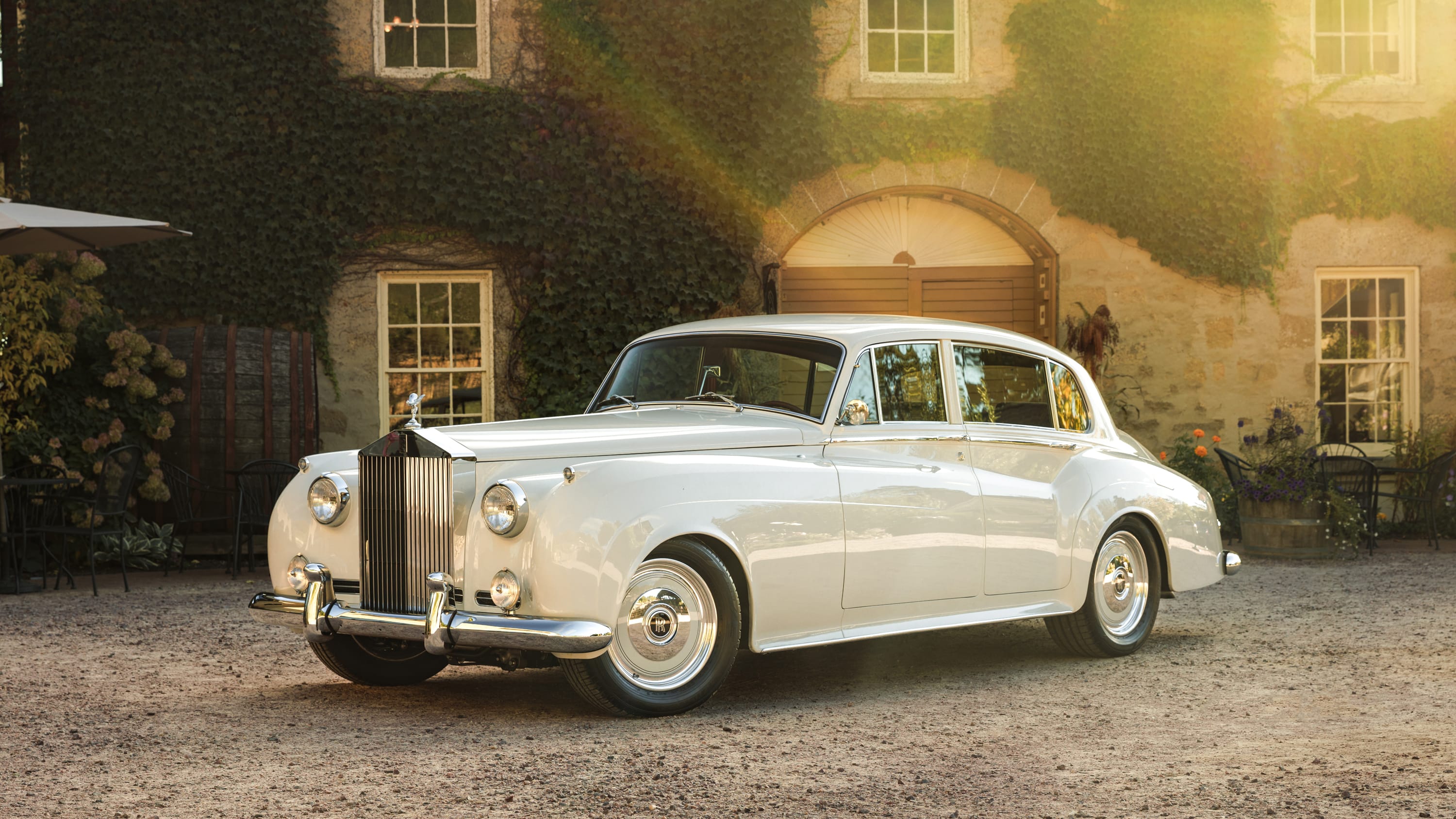 Ringbrothers' 'Paramount' 1961 Rolls-Royce Silver Cloud II wafts into SEMA - Autoblog