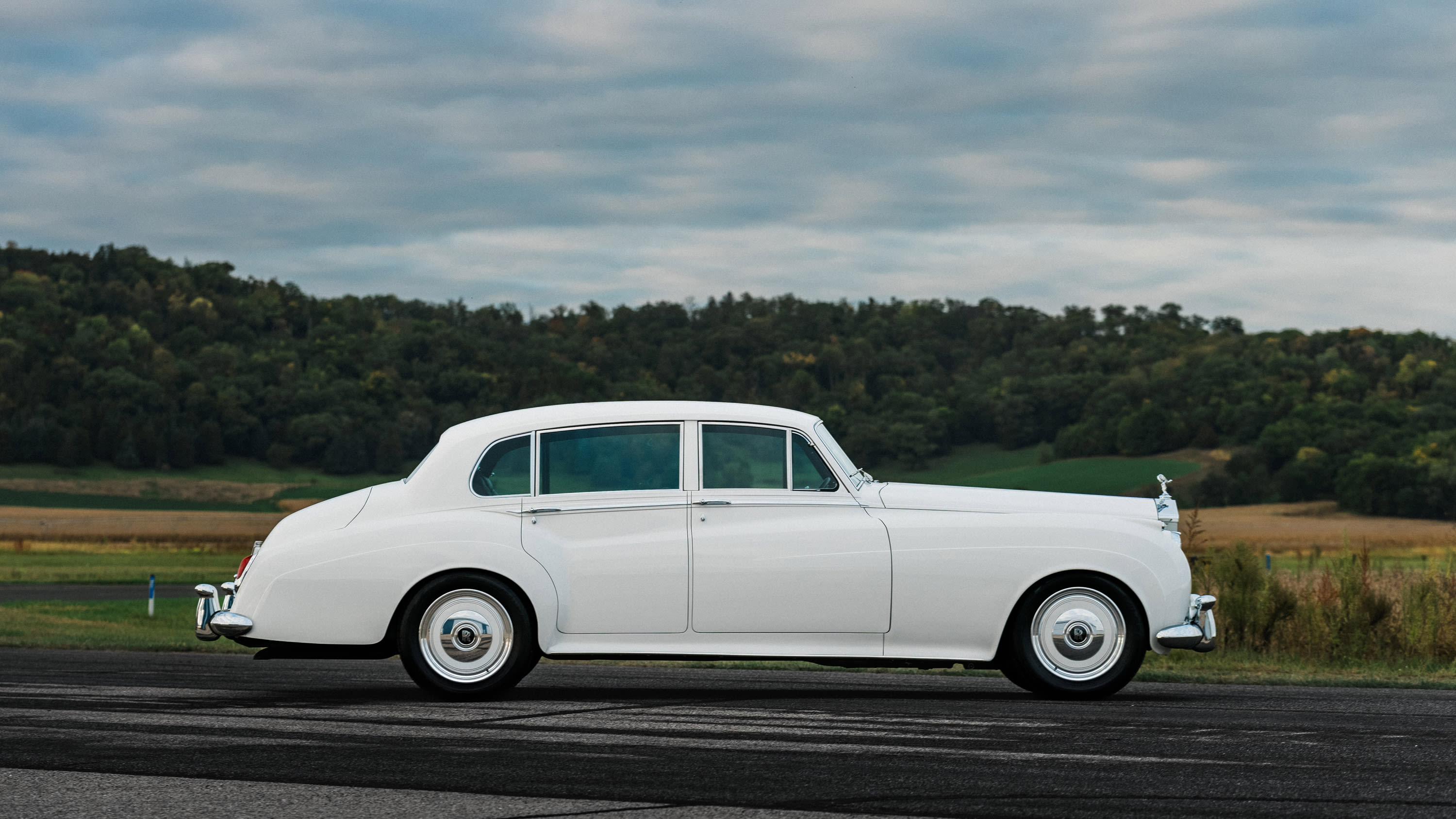 Ringbrothers' 'Paramount' 1961 Rolls-Royce Silver Cloud II wafts into SEMA - Autoblog
