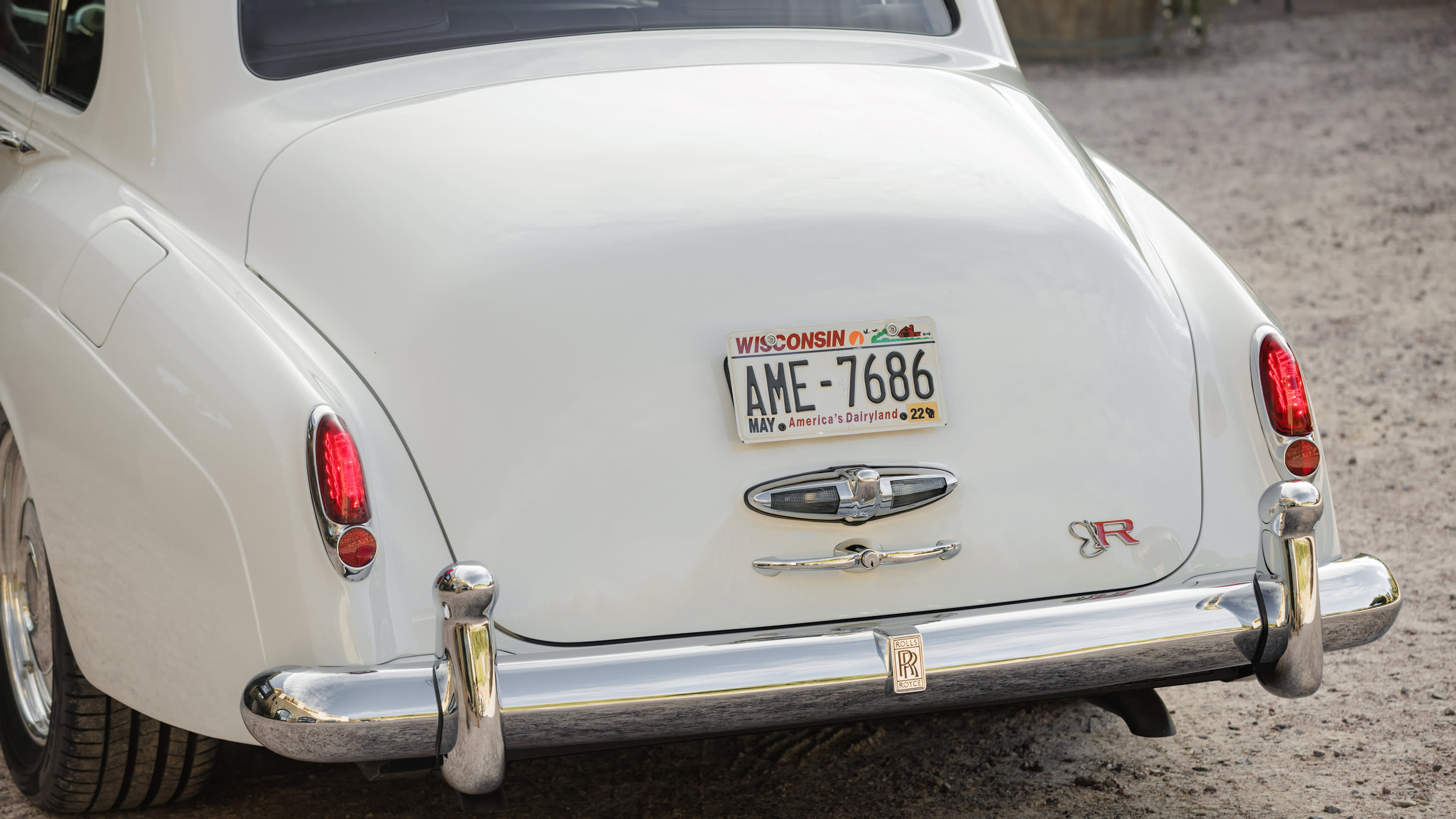 Ringbrothers' 'Paramount' 1961 Rolls-Royce Silver Cloud II wafts into SEMA - Autoblog