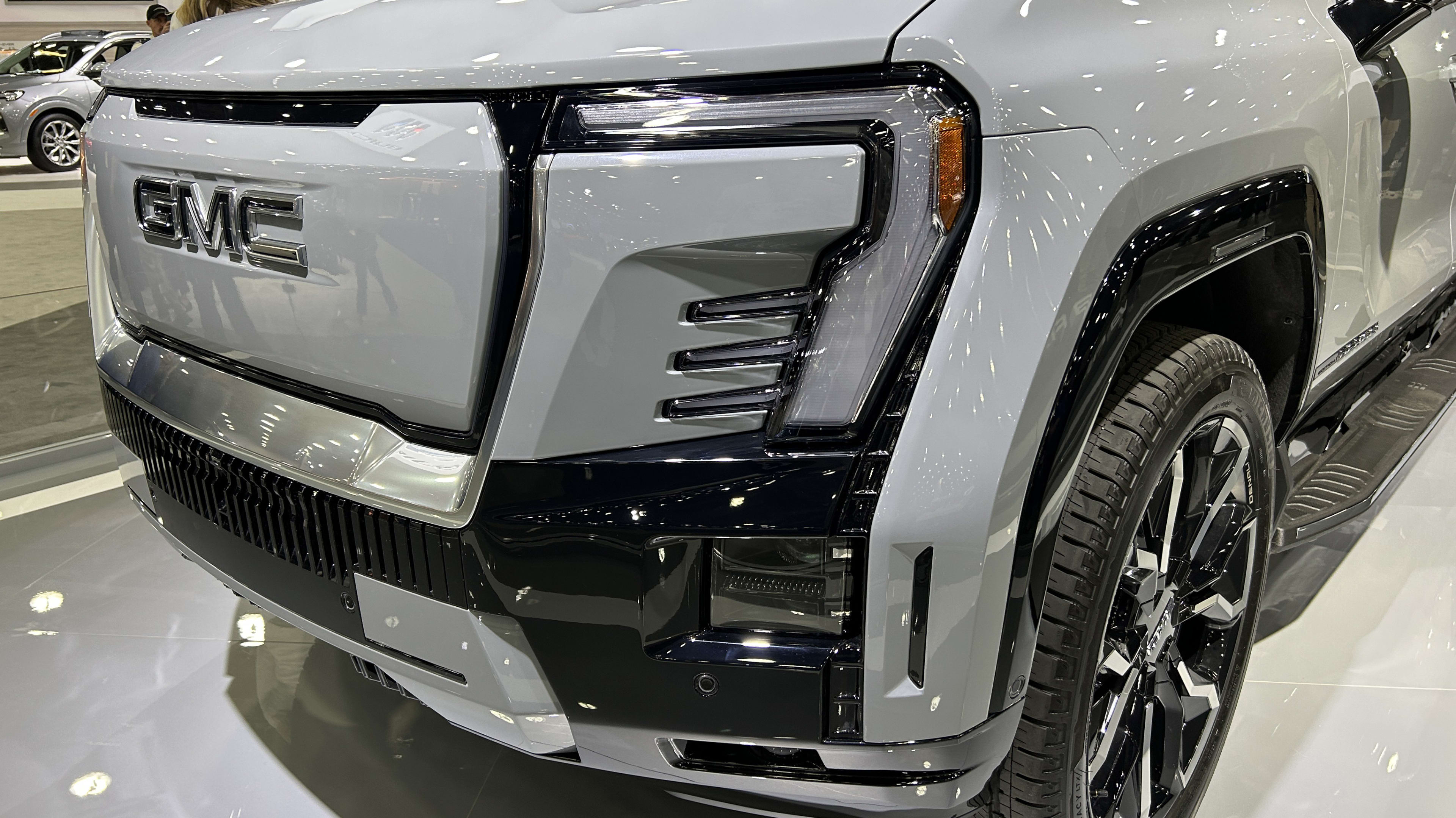 2025 GMC Sierra EV rumored to offer a smaller 170-kWh pack as standard ...