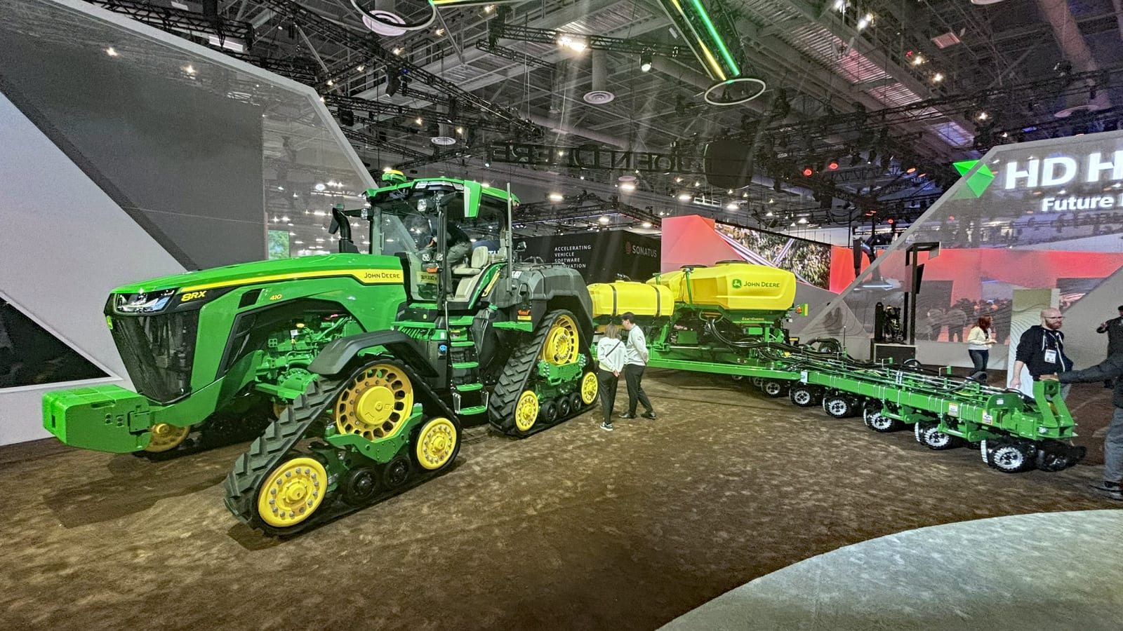 We pilot John Deere's autonomous tractor 1,300 miles away in Texas ...