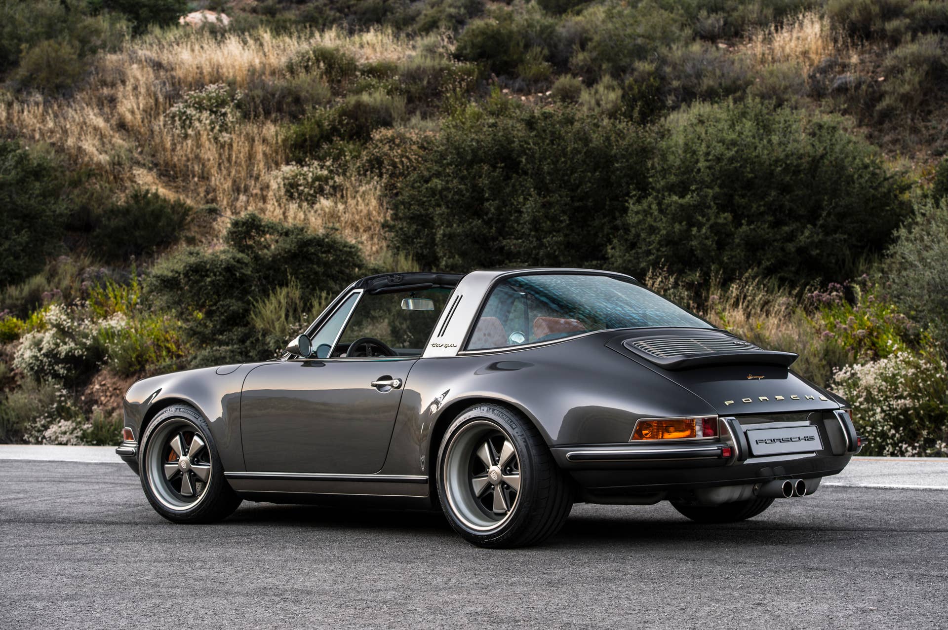 Exclusive: The first Porsche 911 Targa restored by Singer - Autoblog