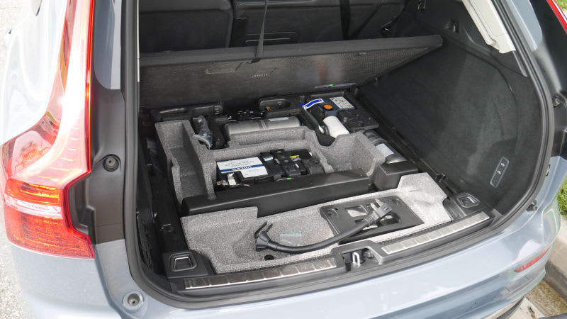 Volvo XC60 Recharge Luggage Test: How much cargo space? - Autoblog