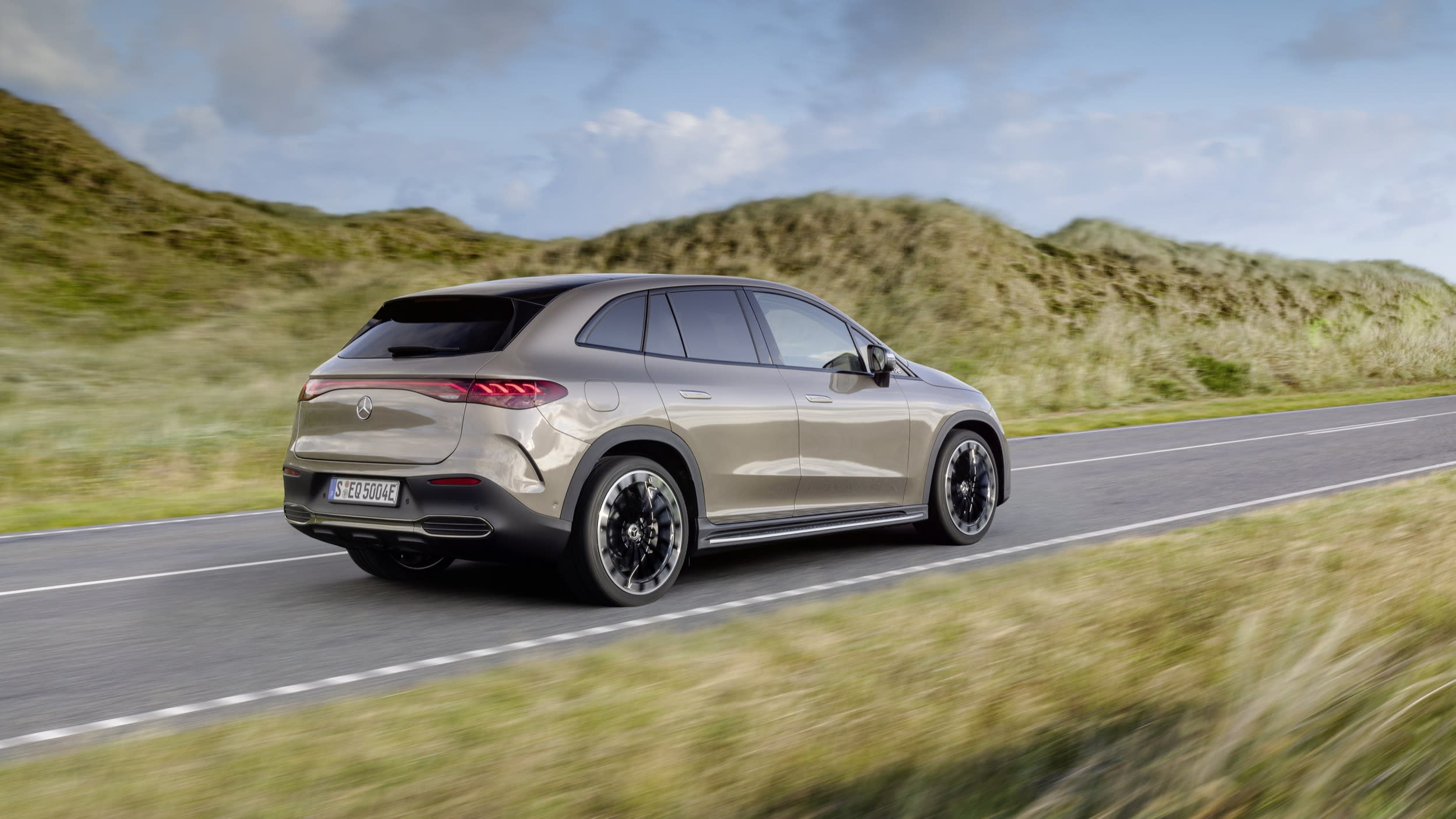 2024 Mercedes-Benz EQE sedan and SUV get better in small, key ways ...